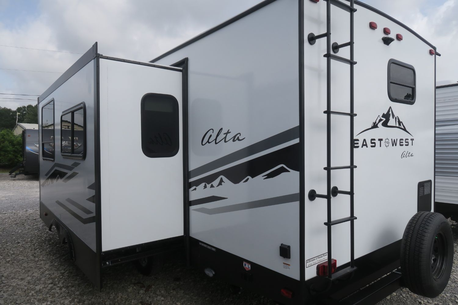 NEW 2021 ALTA 2600KRB - Overview | Berryland Campers