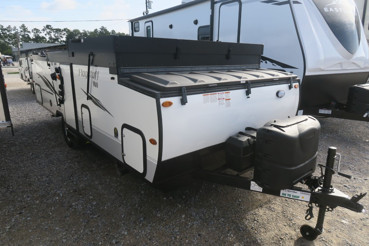 NEW 2021 FLAGSTAFF HARDSIDE POP-UP CAMPERS 21DMHW - Overview ...