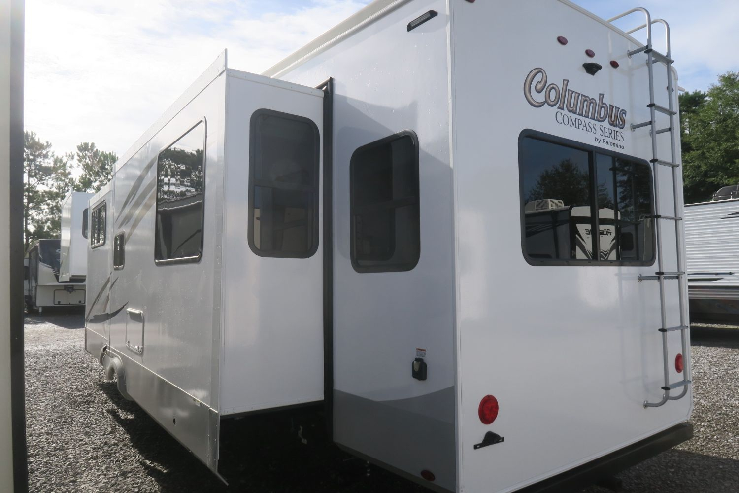 NEW 2020 COLUMBUS COMPASS 378MBC - Overview | Berryland Campers
