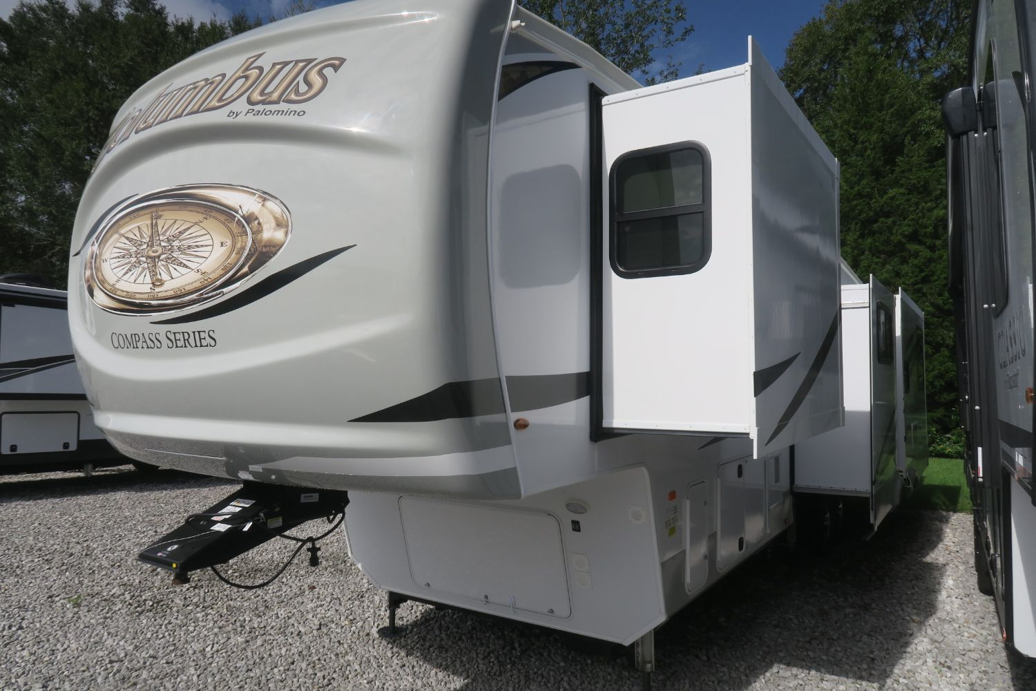 NEW 2020 COLUMBUS COMPASS 378MBC - Overview | Berryland Campers
