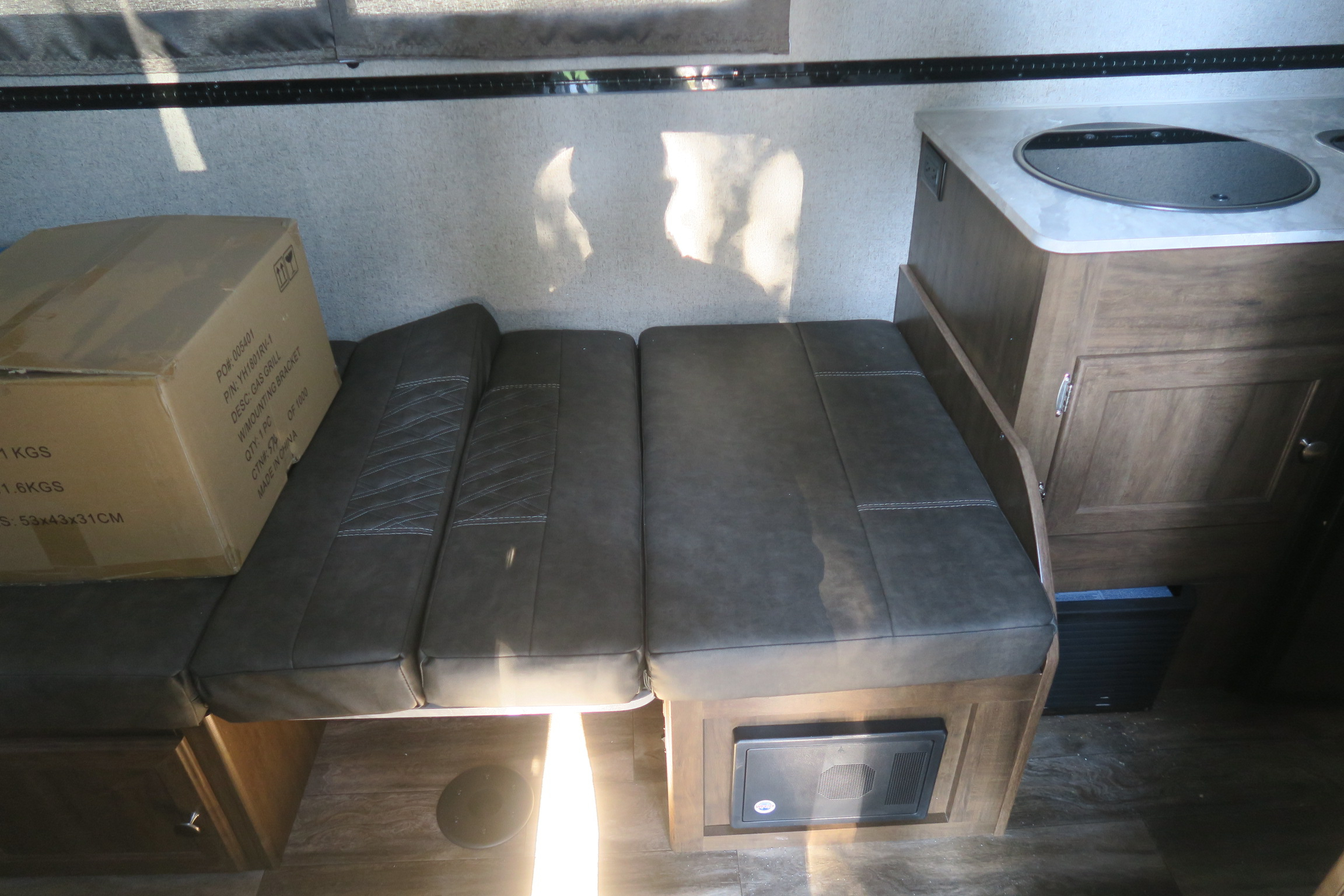 NEW 2021 FLAGSTAFF HARDSIDE POP-UP CAMPERS 21DMHW - Overview ...