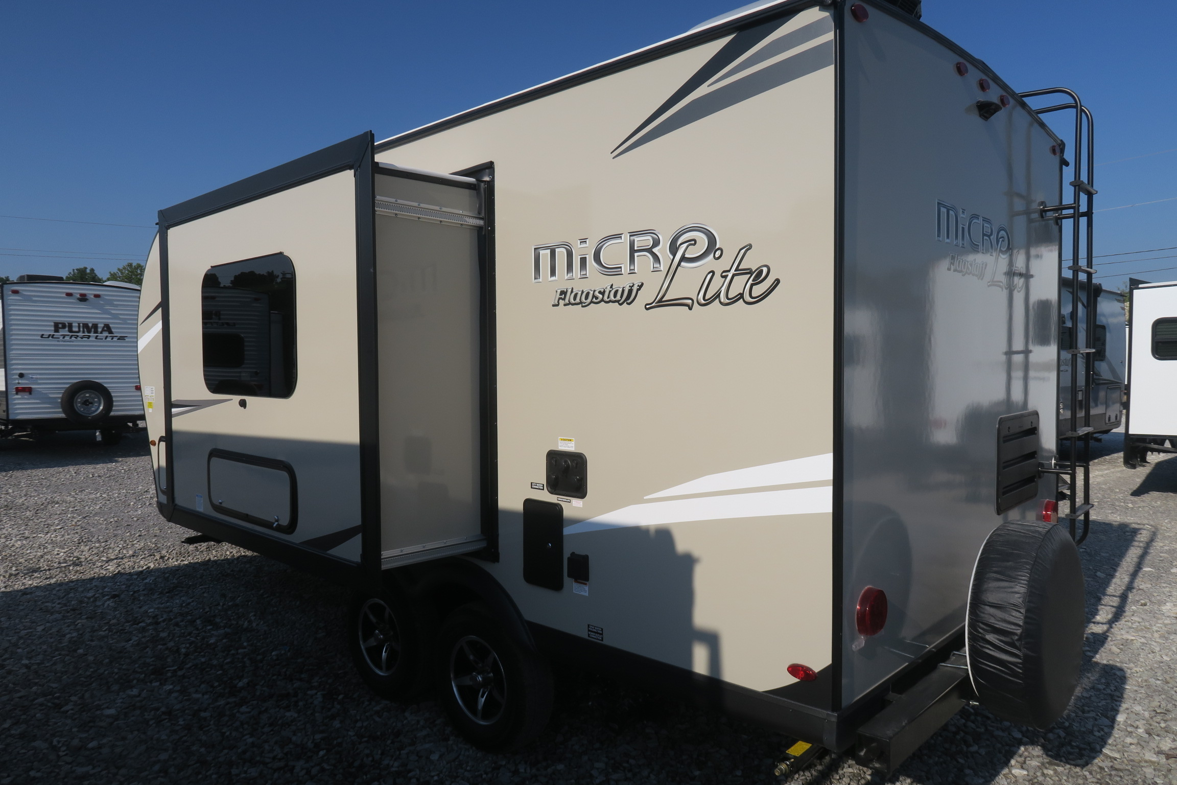 NEW 2021 FLAGSTAFF MICRO LITE 21FBRS - Overview | Berryland Campers