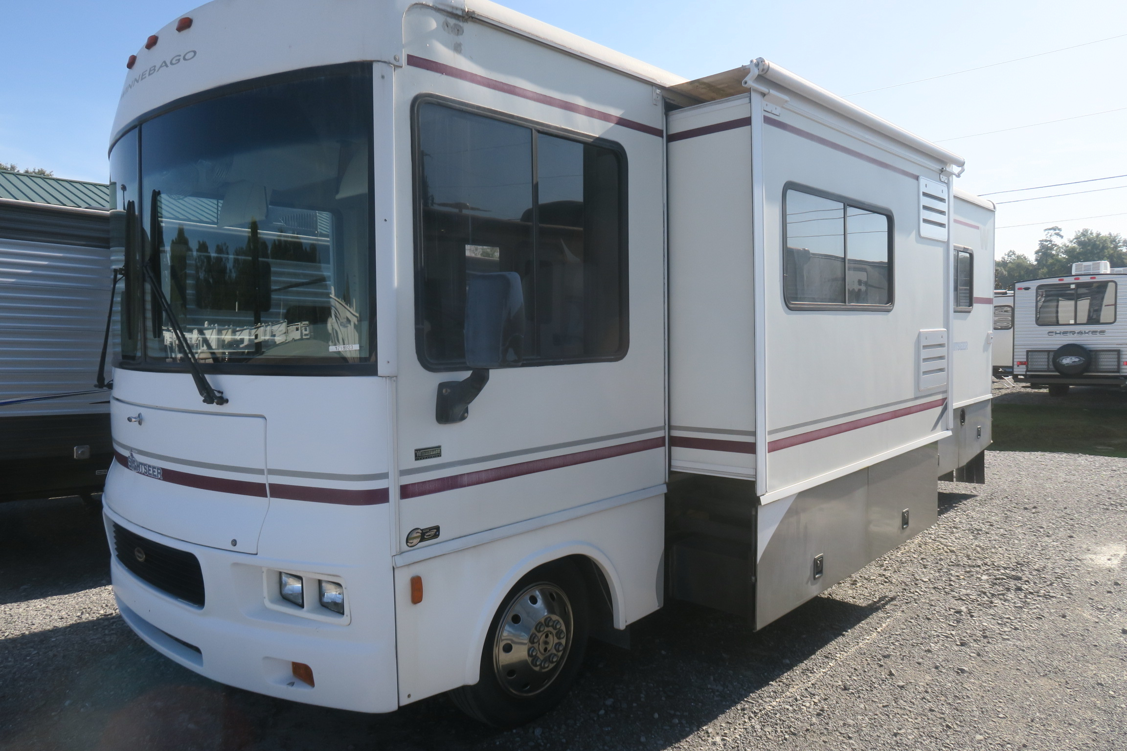 USED 2002 SIGHTSEER 27C - Overview | Berryland Campers
