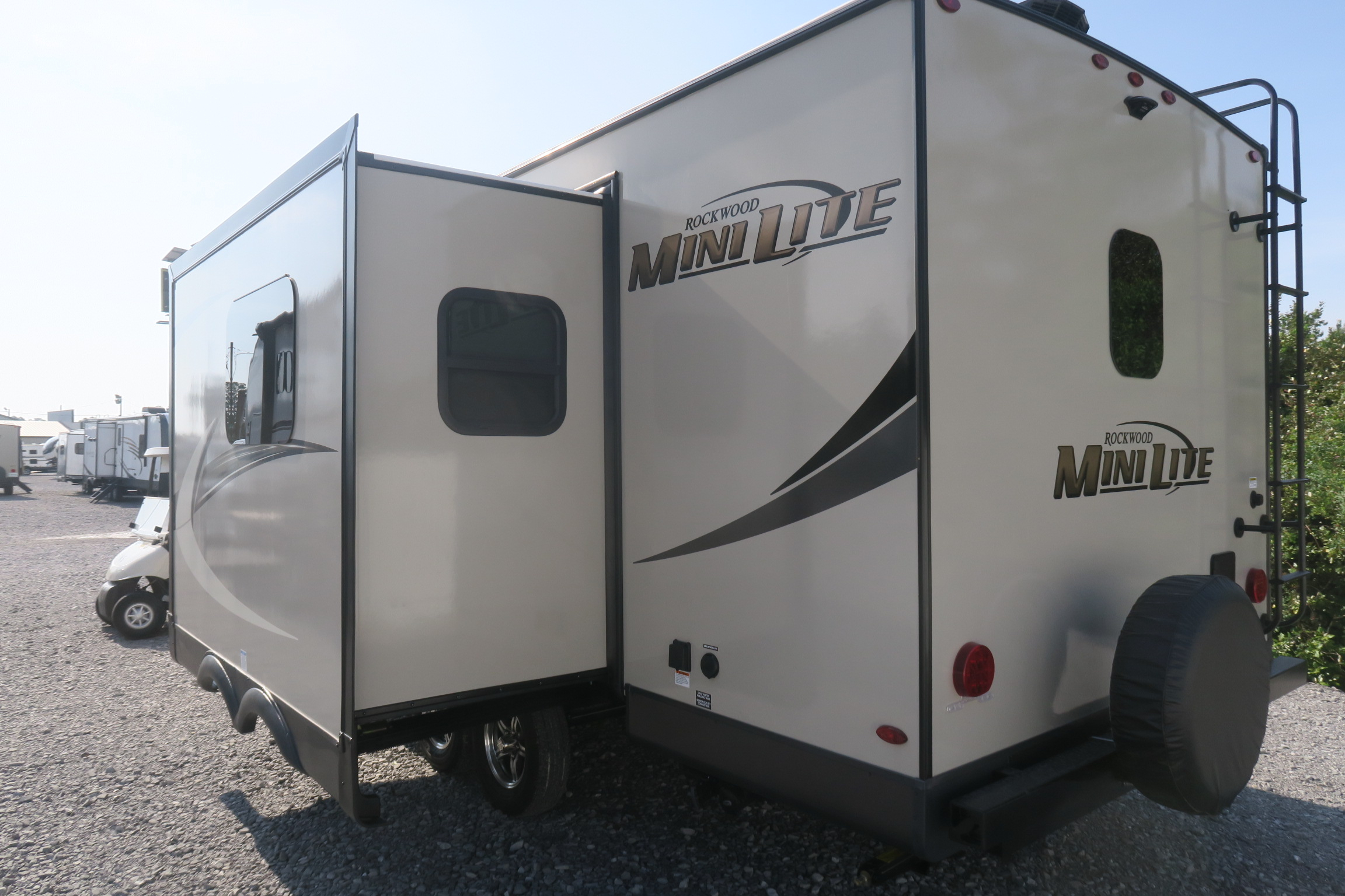 NEW 2021 ROCKWOOD MINI LITE 2511S - Overview | Berryland Campers