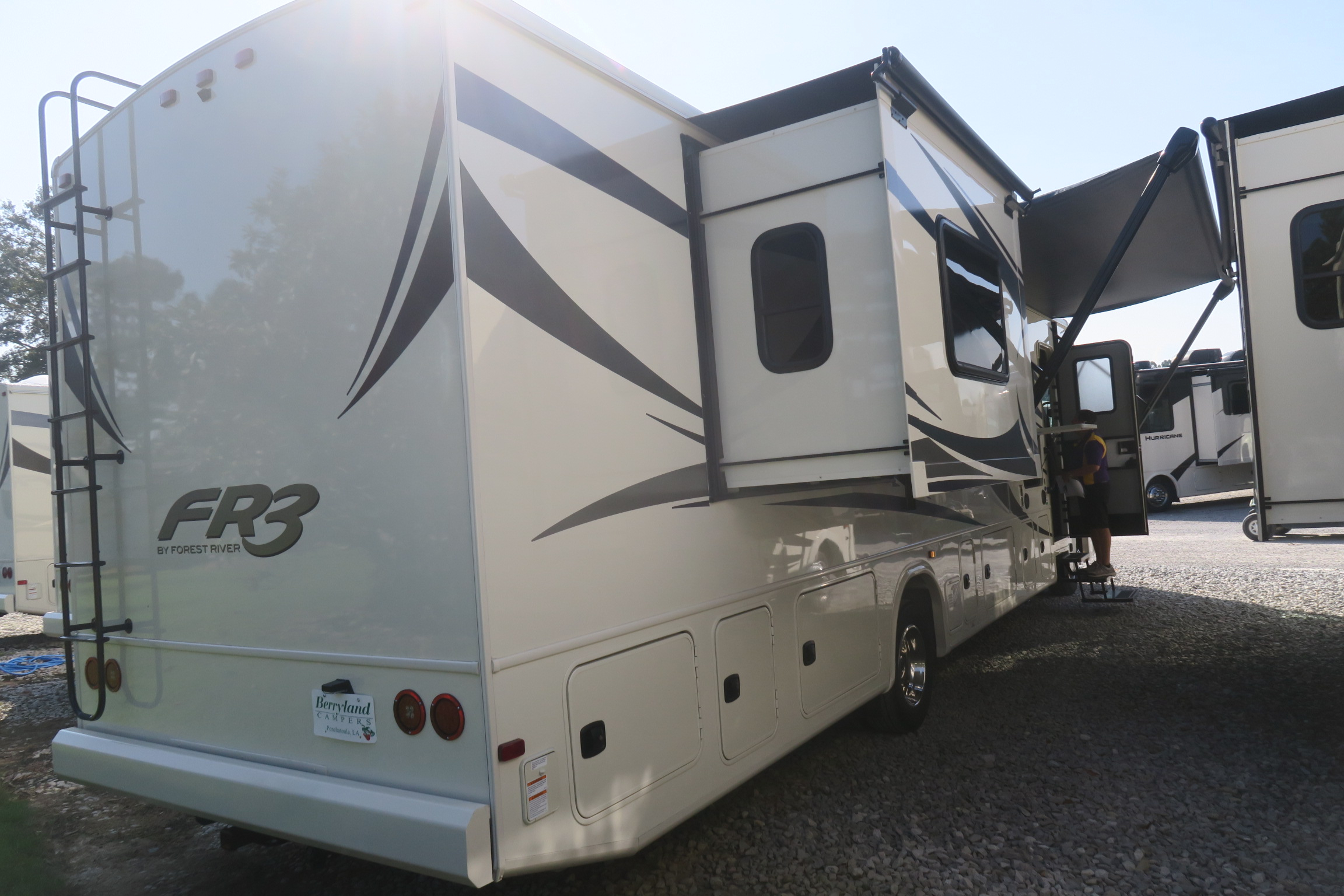 NEW 2021 FR3 34DS - Overview | Berryland Campers