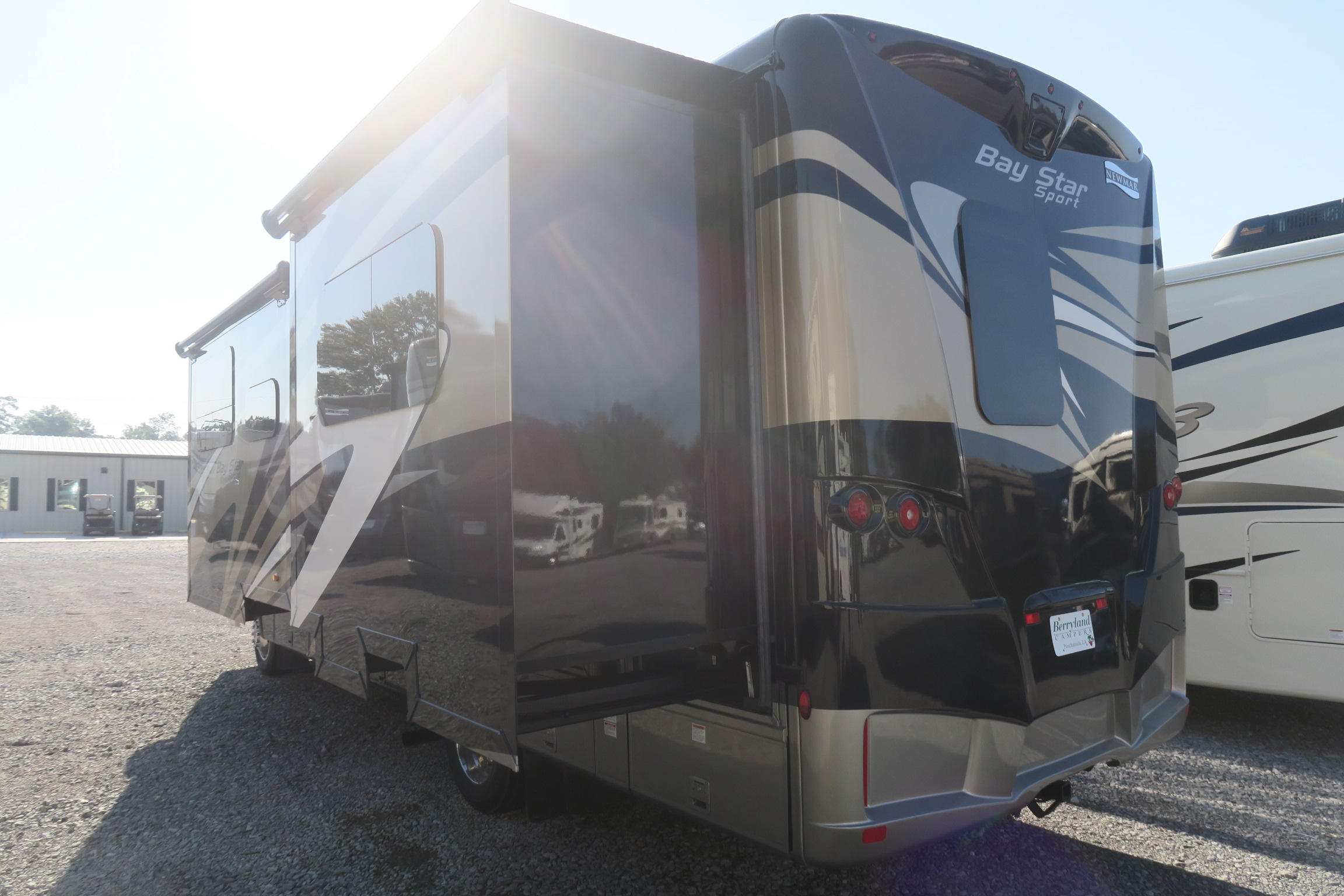 NEW 2021 BAY STAR SPORT 2813 - Overview | Berryland Campers