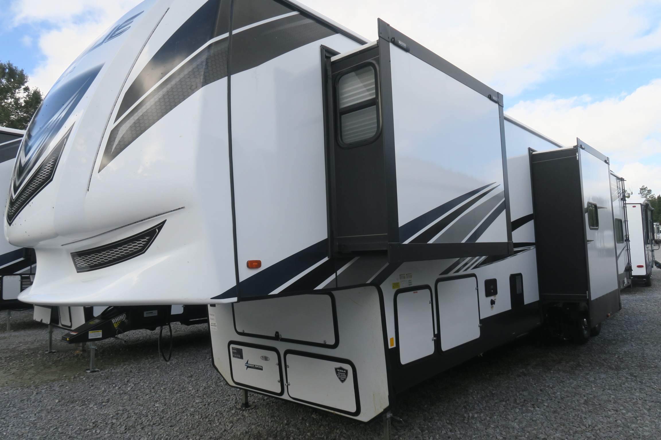 NEW 2021 ROGUE ARMORED 351G - Overview | Berryland Campers