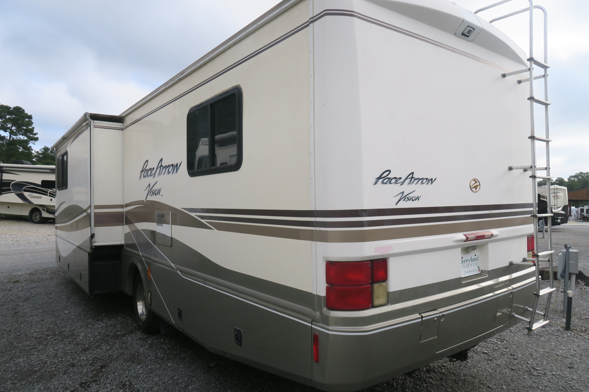 USED 1999 PACE ARROW VISION - Overview | Berryland Campers