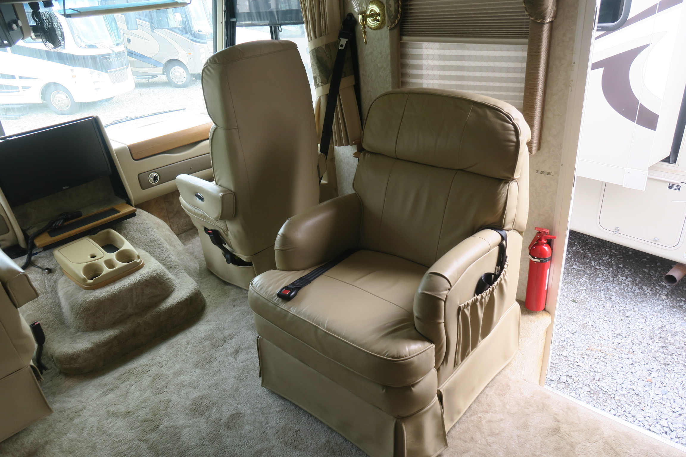 USED 1999 PACE ARROW VISION - Overview | Berryland Campers