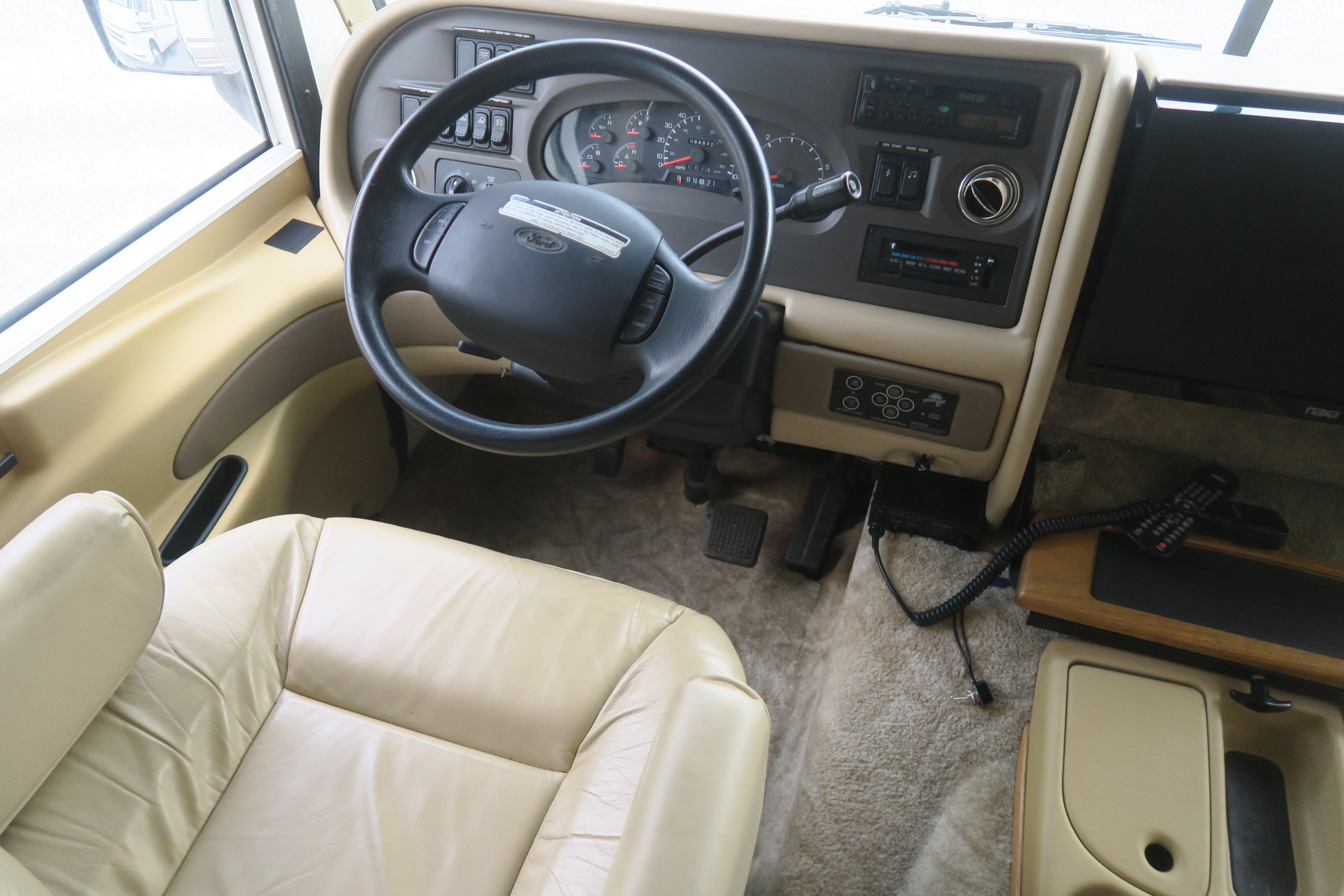 USED 1999 PACE ARROW VISION - Overview | Berryland Campers