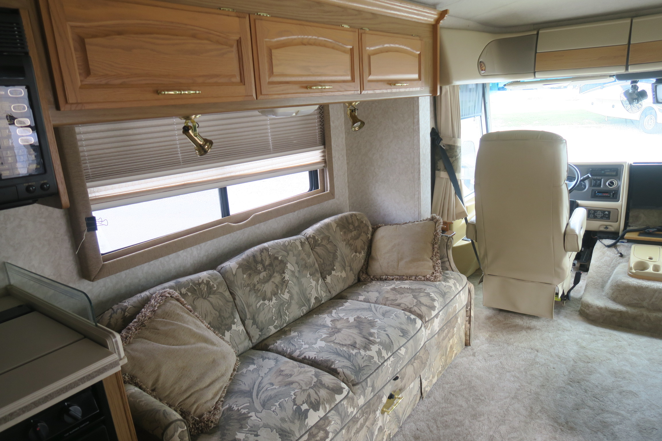 USED 1999 PACE ARROW VISION - Overview | Berryland Campers