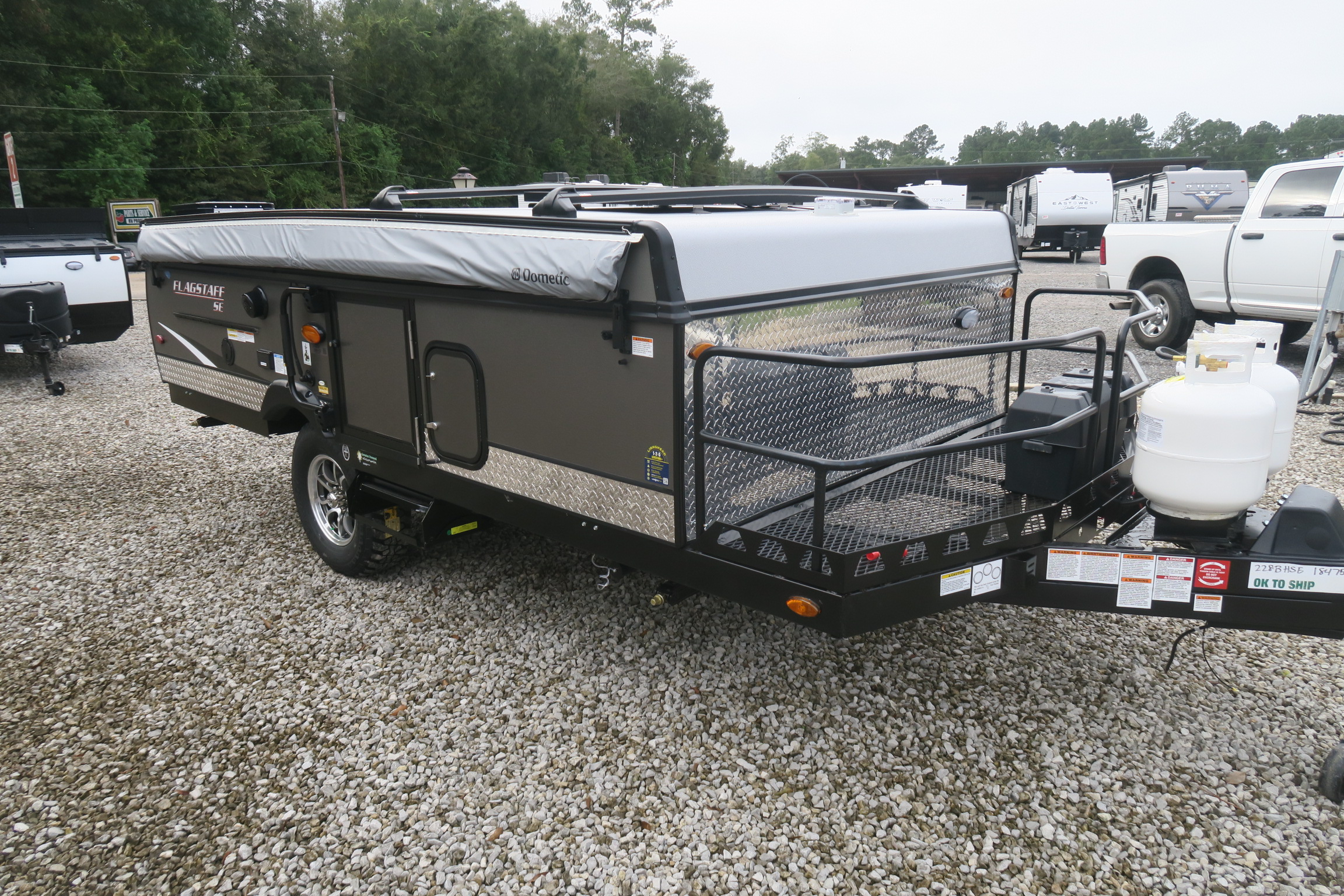 NEW 2021 FLAGSTAFF HARDSIDE POP-UP CAMPERS 228BHSE - Overview ...