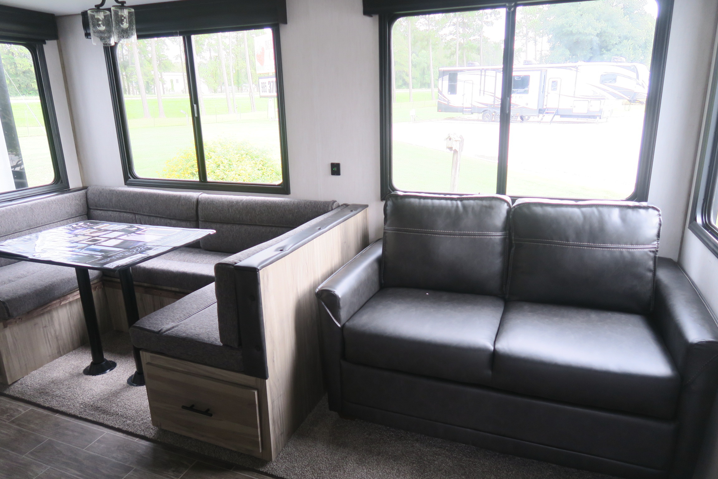 NEW 2021 CHEROKEE ARCTIC WOLF 321BH - Overview | Berryland Campers