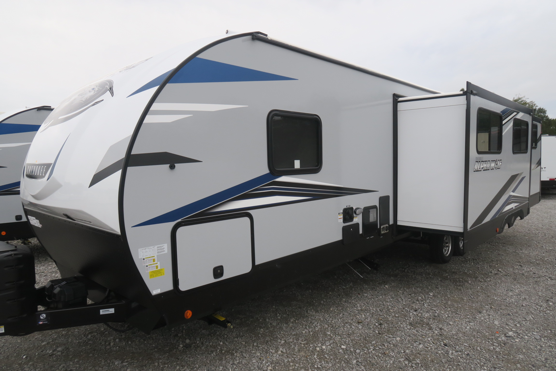 NEW 2021 CHEROKEE ALPHA WOLF 33BH - Overview | Berryland Campers