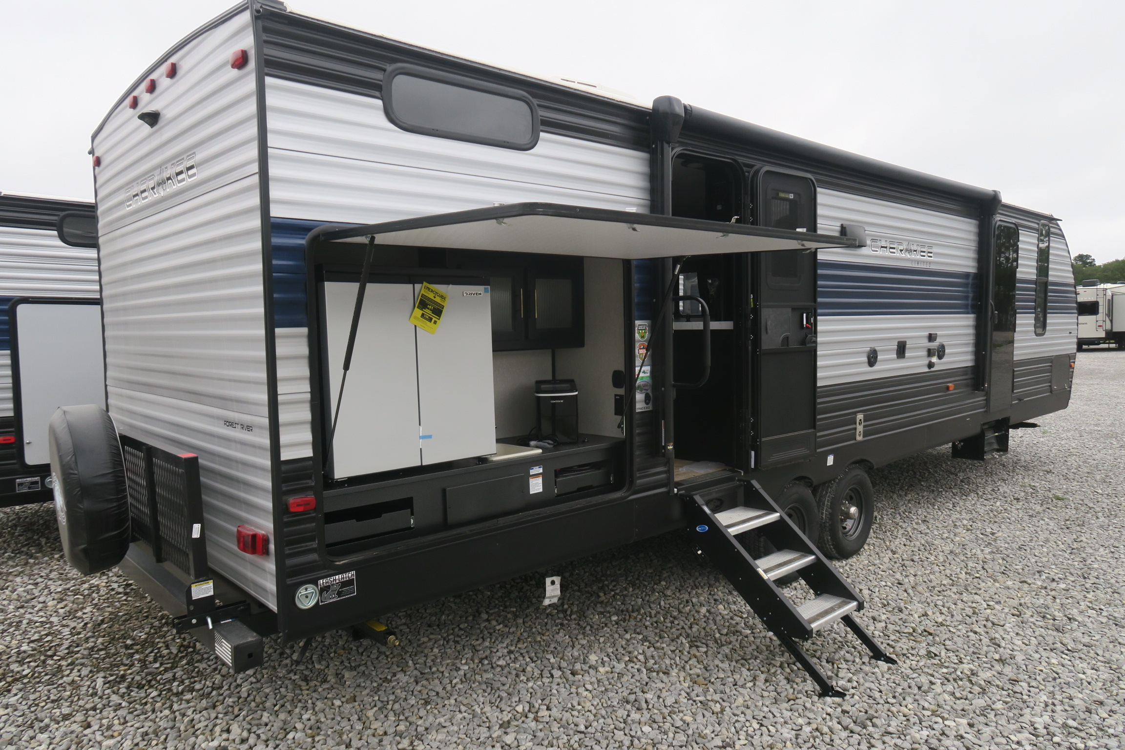 NEW 2021 CHEROKEE 294GEBG - Overview | Berryland Campers