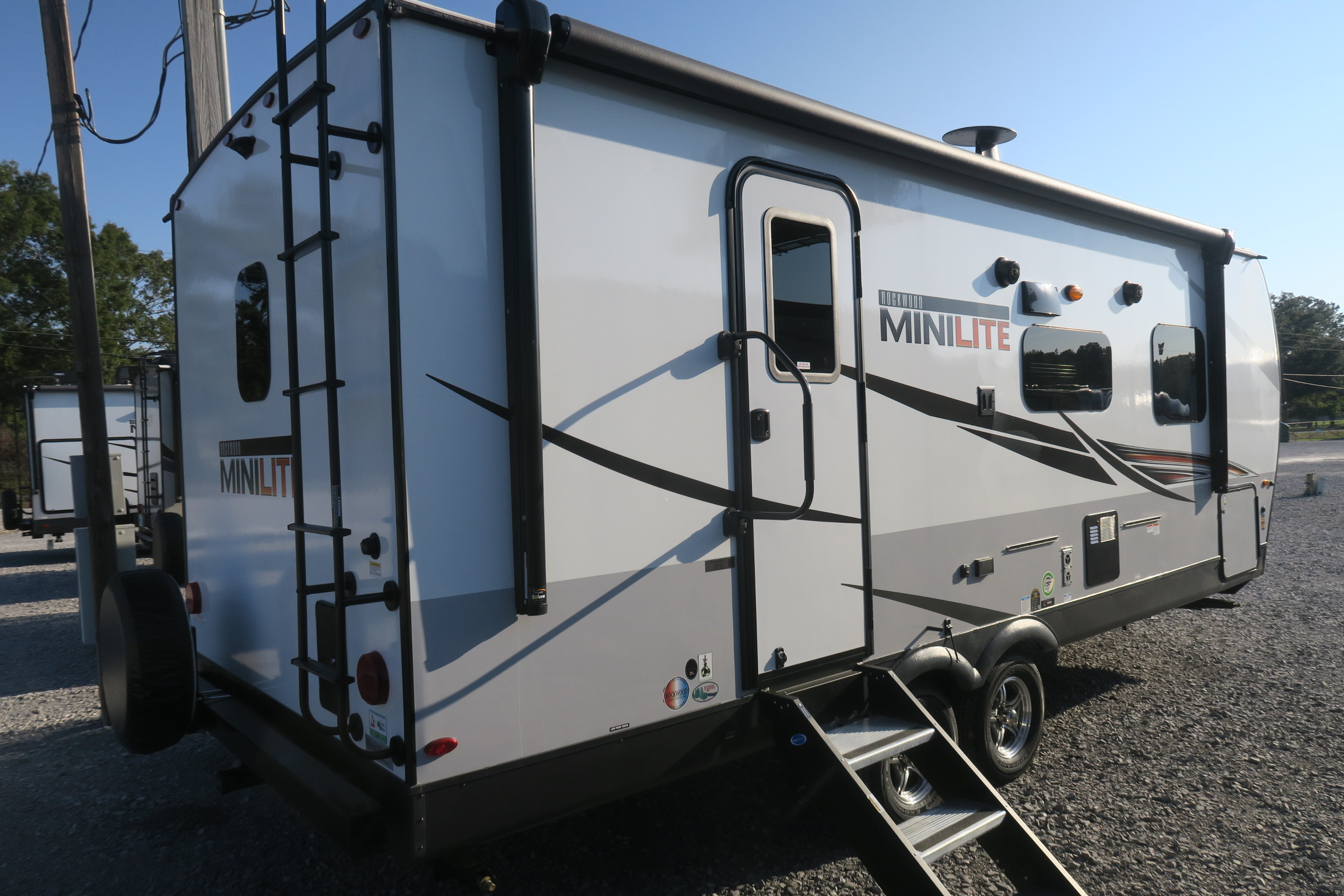 NEW 2021 ROCKWOOD MINI LITE 2511S - Overview | Berryland Campers