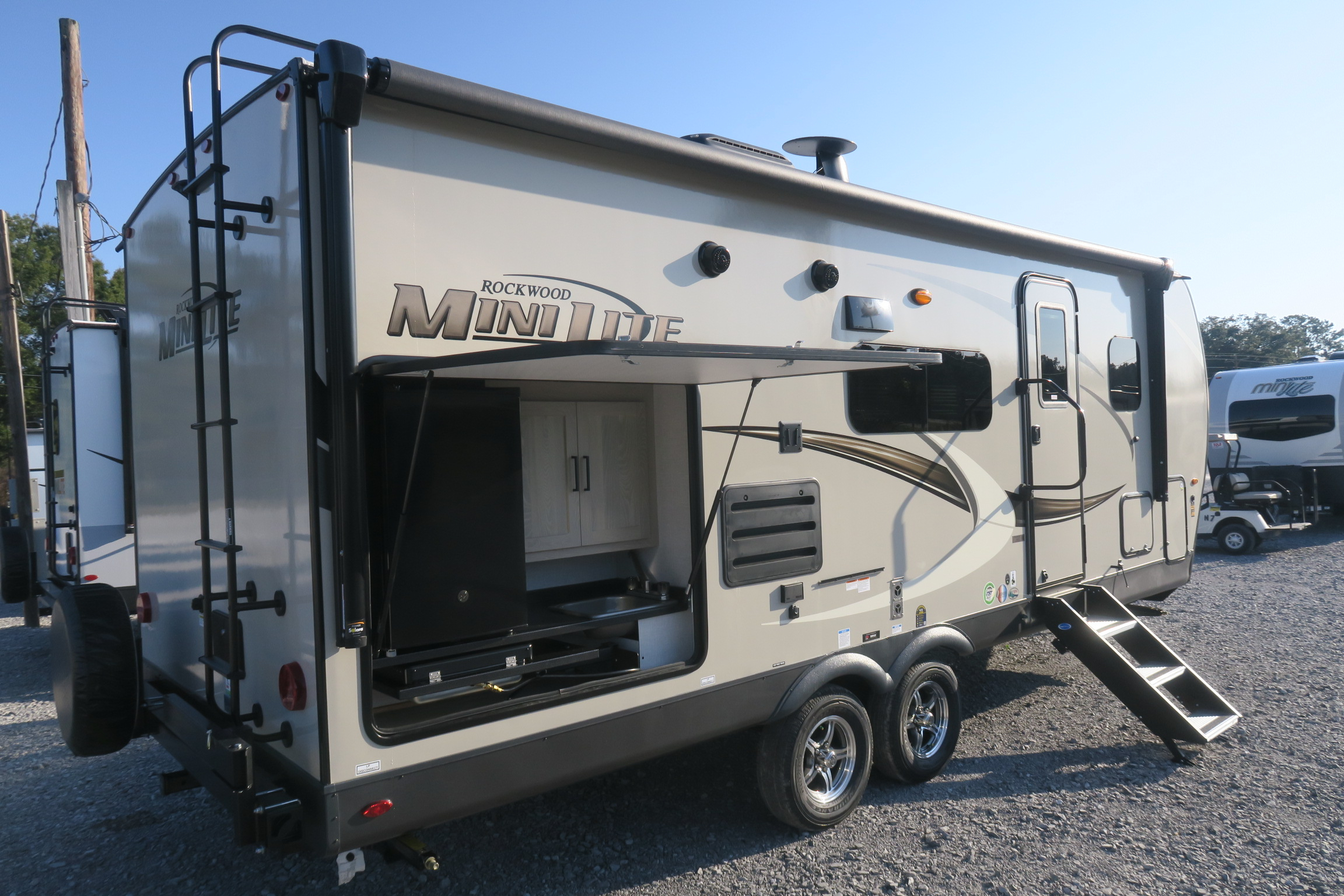 NEW 2021 ROCKWOOD MINI LITE 2507S - Overview | Berryland Campers