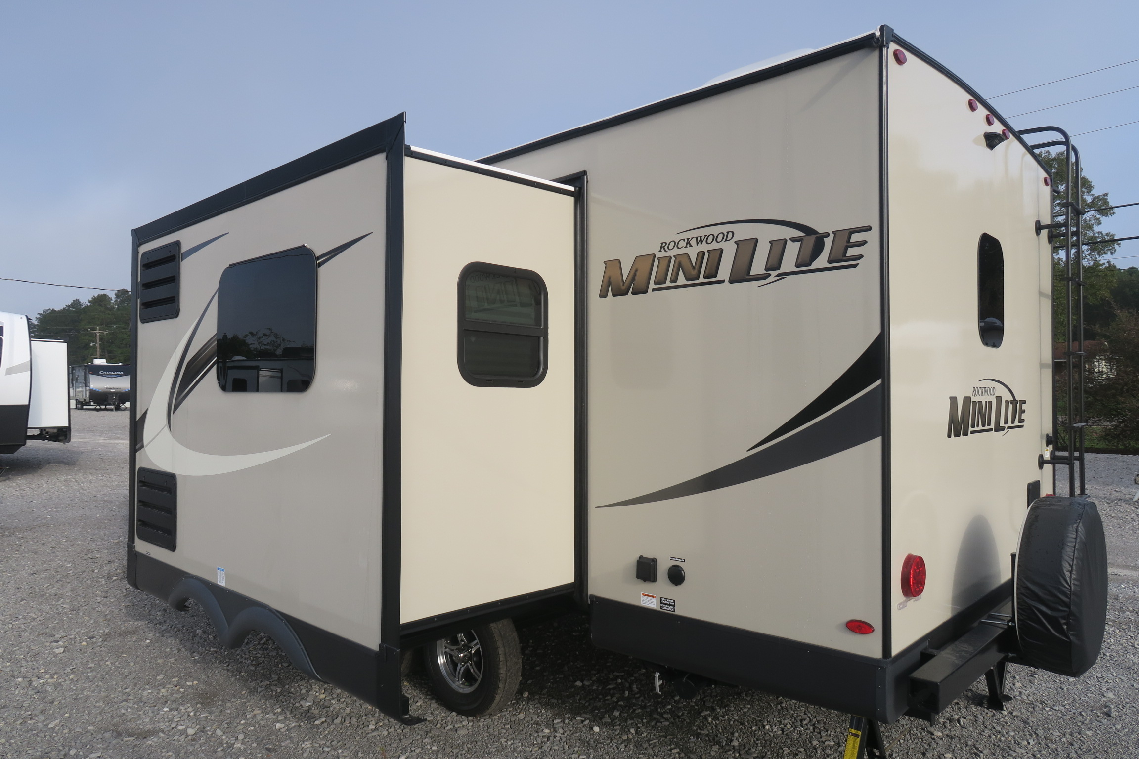 NEW 2021 ROCKWOOD MINI LITE 2511S - Overview | Berryland Campers