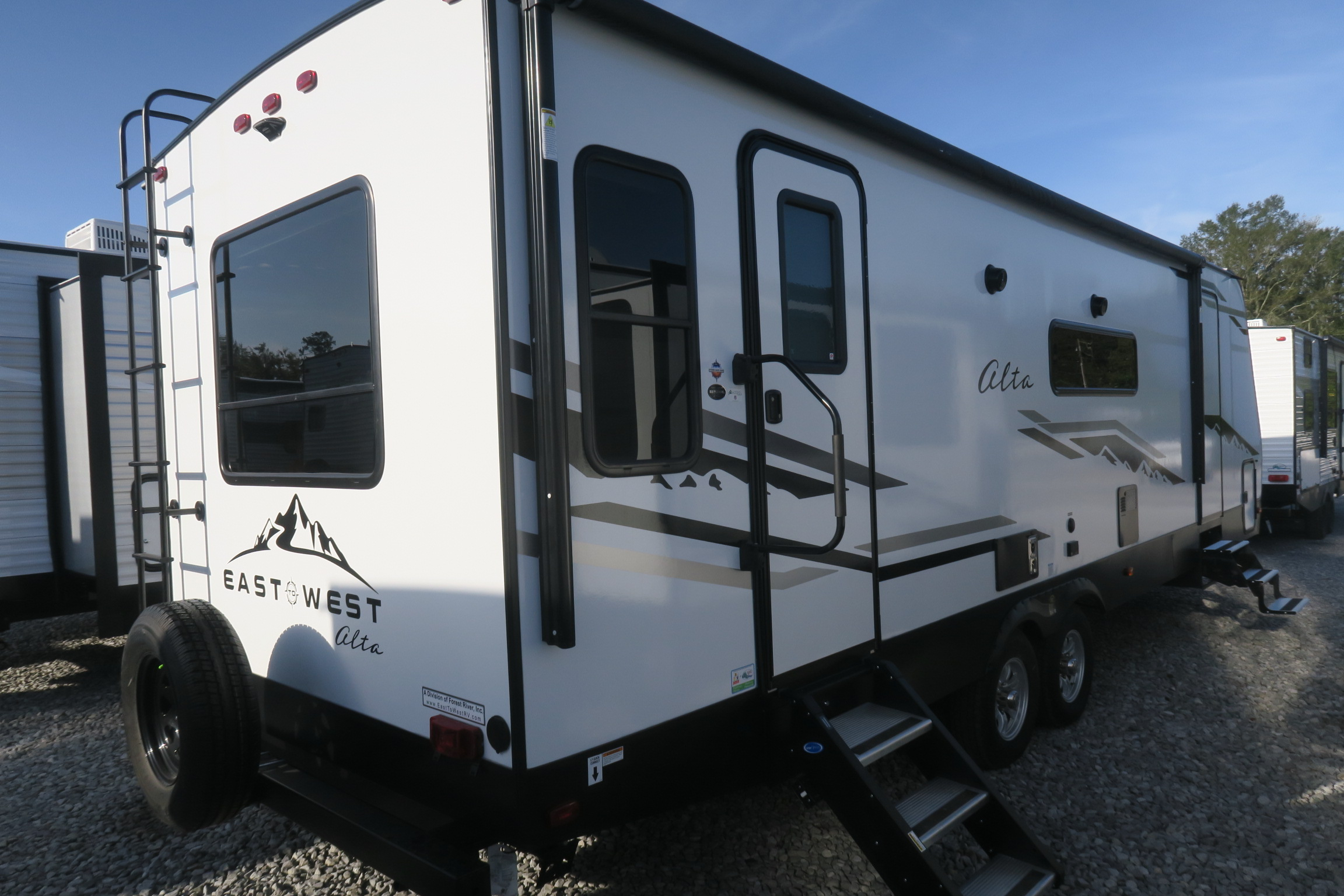 NEW 2021 ALTA 2850KRL - Overview | Berryland Campers