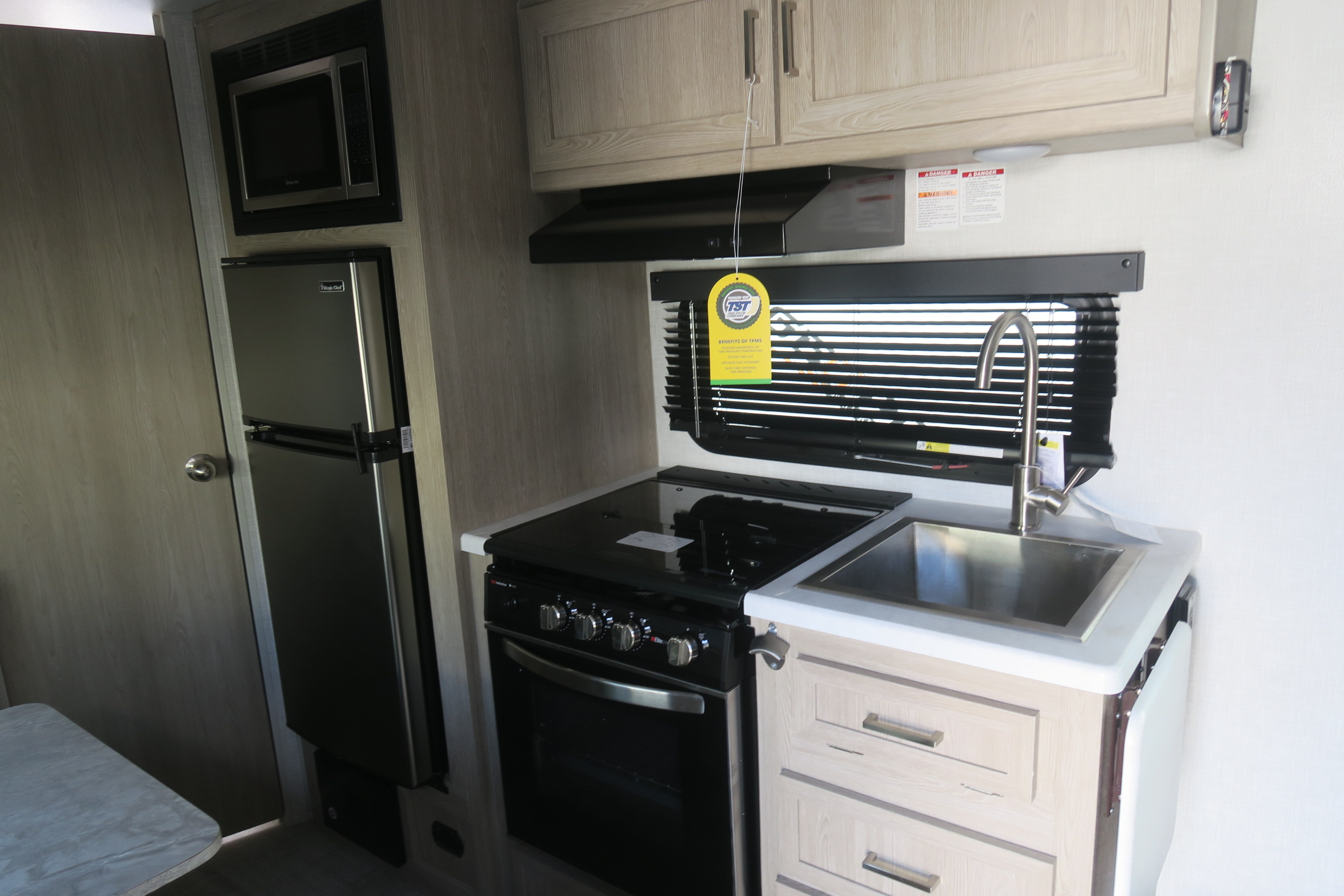 NEW 2021 ROCKWOOD GEO PRO 19FD - Overview | Berryland Campers