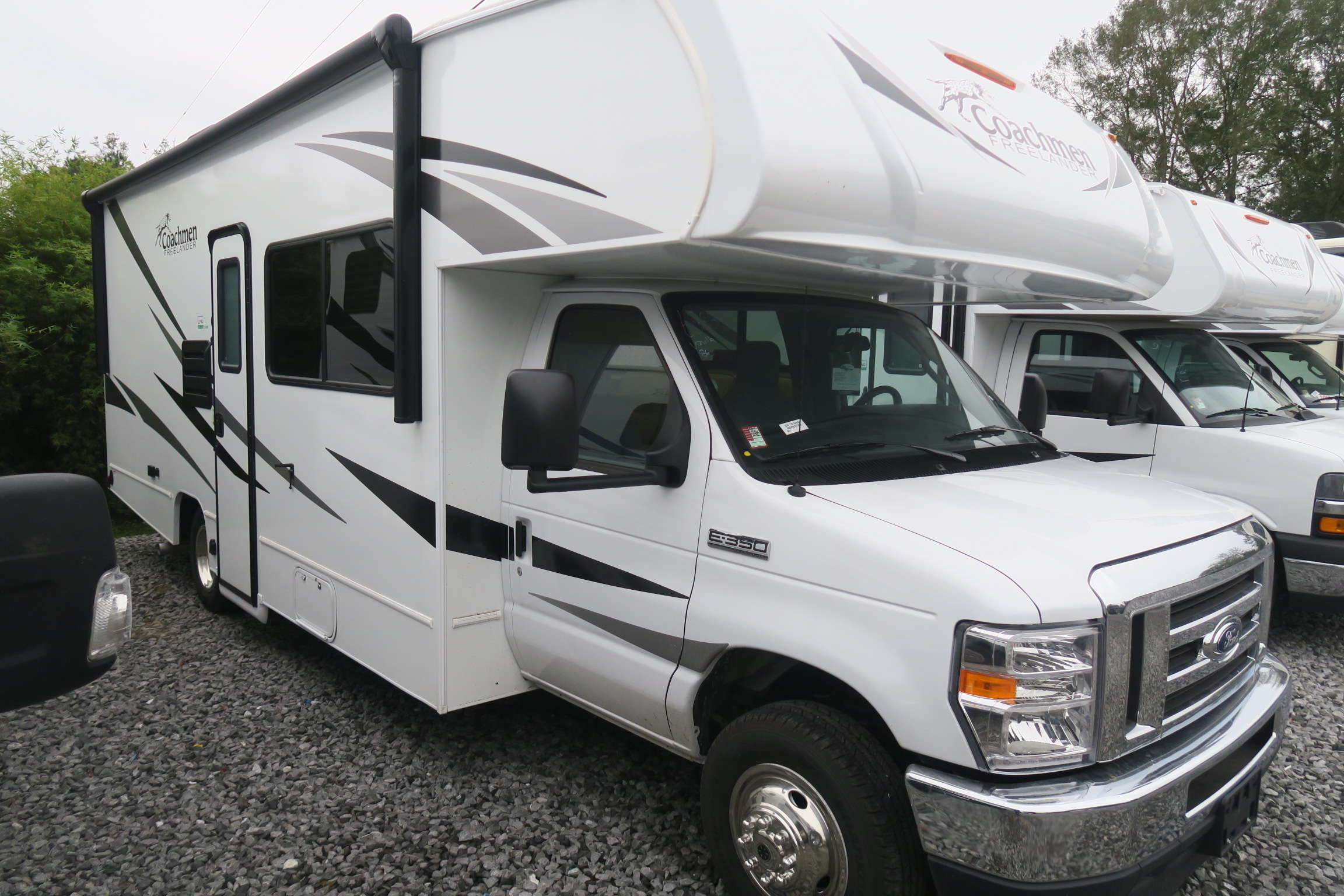 NEW 2021 FREELANDER 26RSF - Overview | Berryland Campers