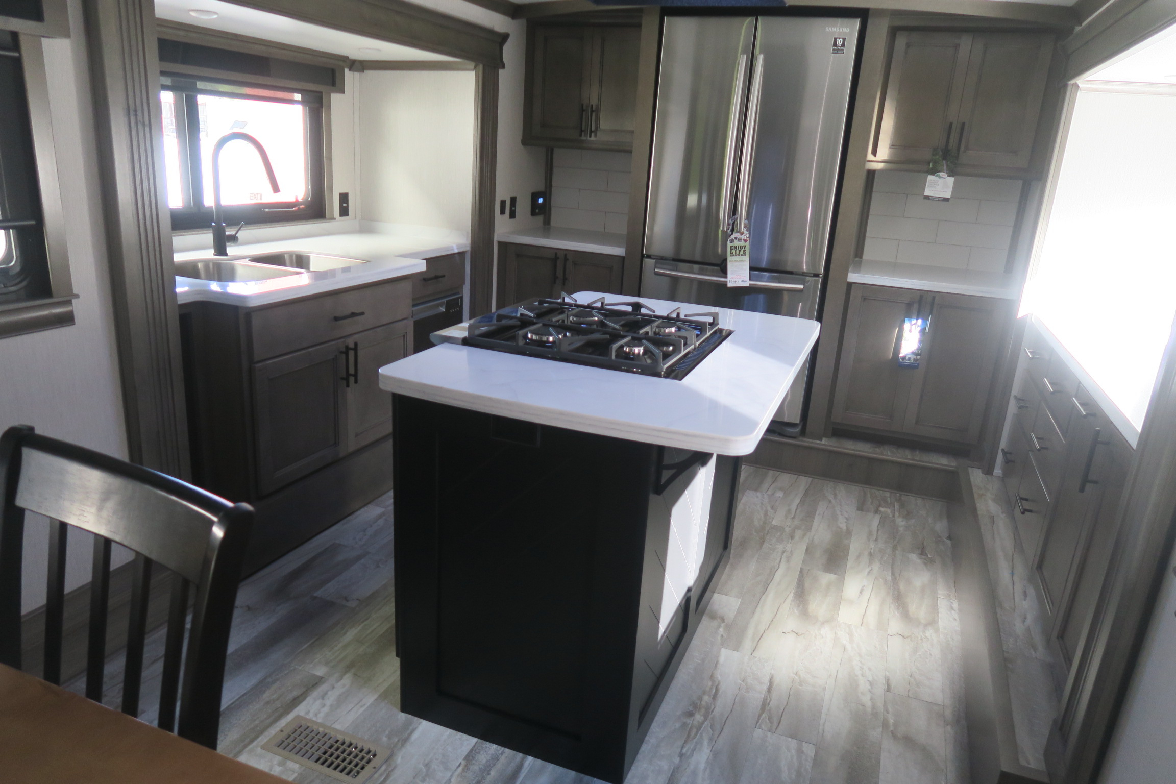 NEW 2021 RIVERSTONE LEGACY 42FSKG - Overview | Berryland Campers