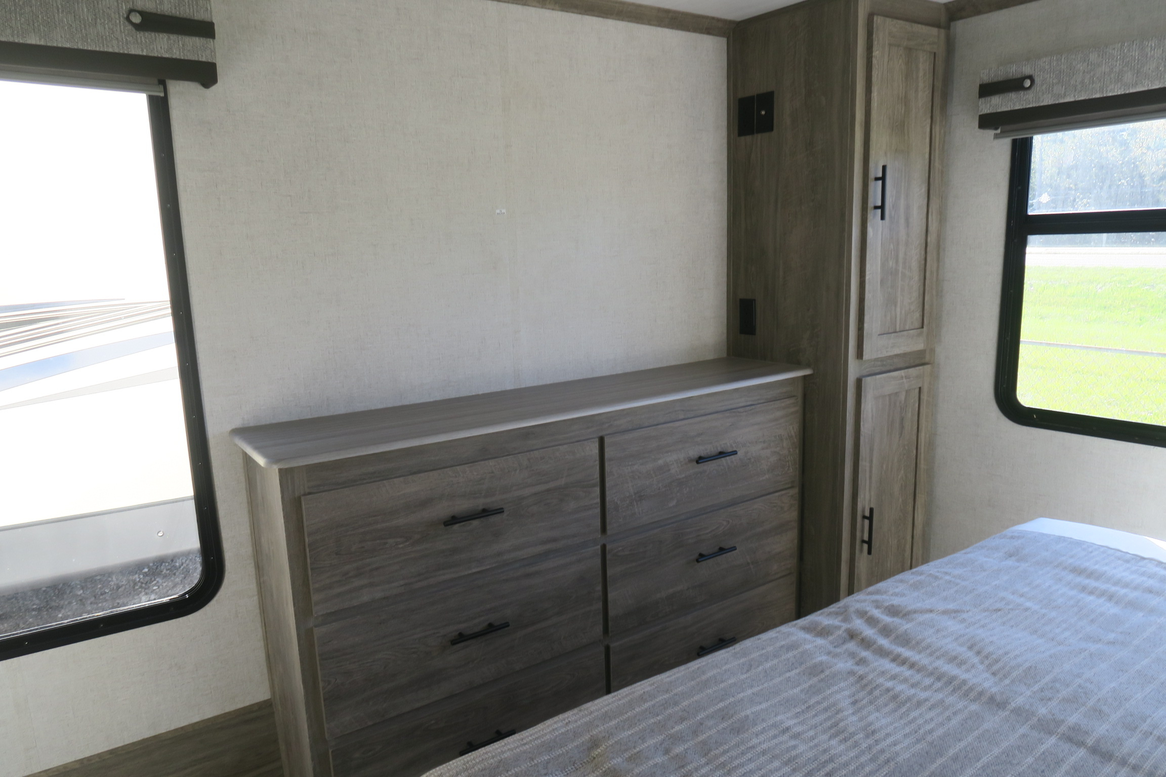 NEW 2021 SALEM HEMISPHERE GLX 378FL - Overview | Berryland Campers