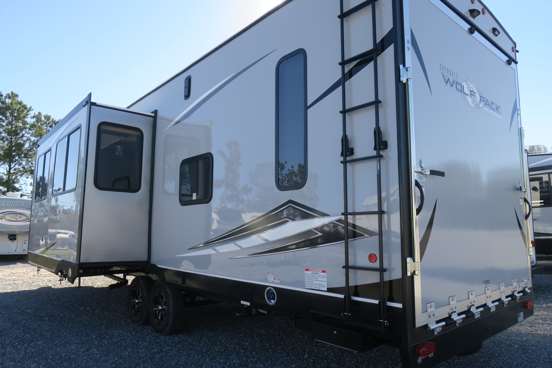 NEW 2021 CHEROKEE WOLF PACK 315PACK - Overview | Berryland Campers