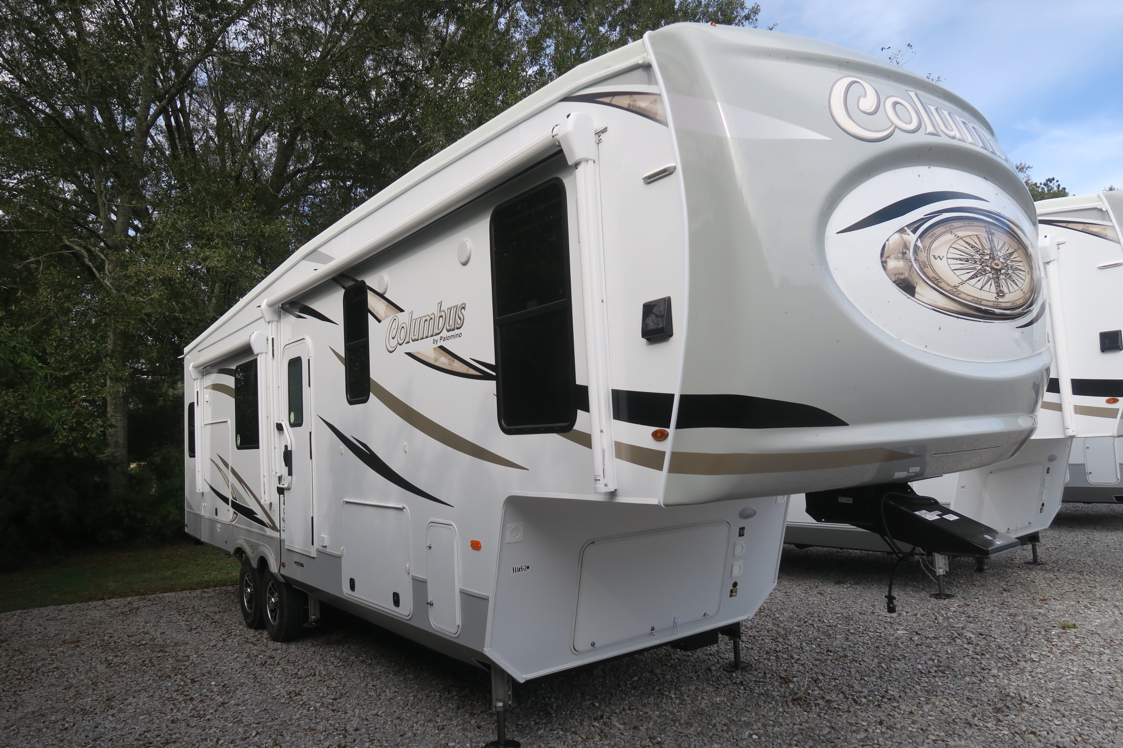 NEW 2021 COLUMBUS COMPASS 298RLC - Overview | Berryland Campers