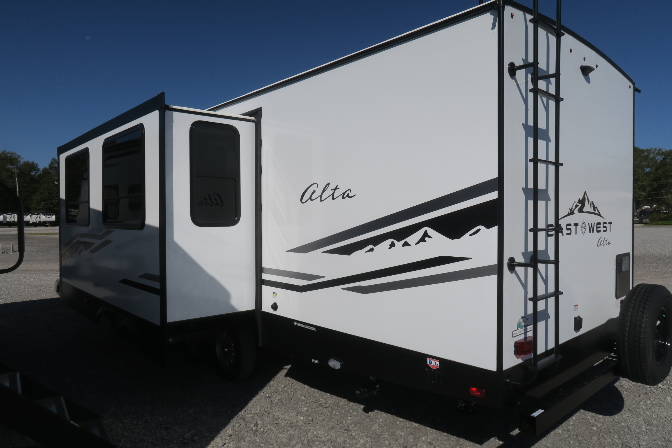 NEW 2021 ALTA 2800KBH - Overview | Berryland Campers