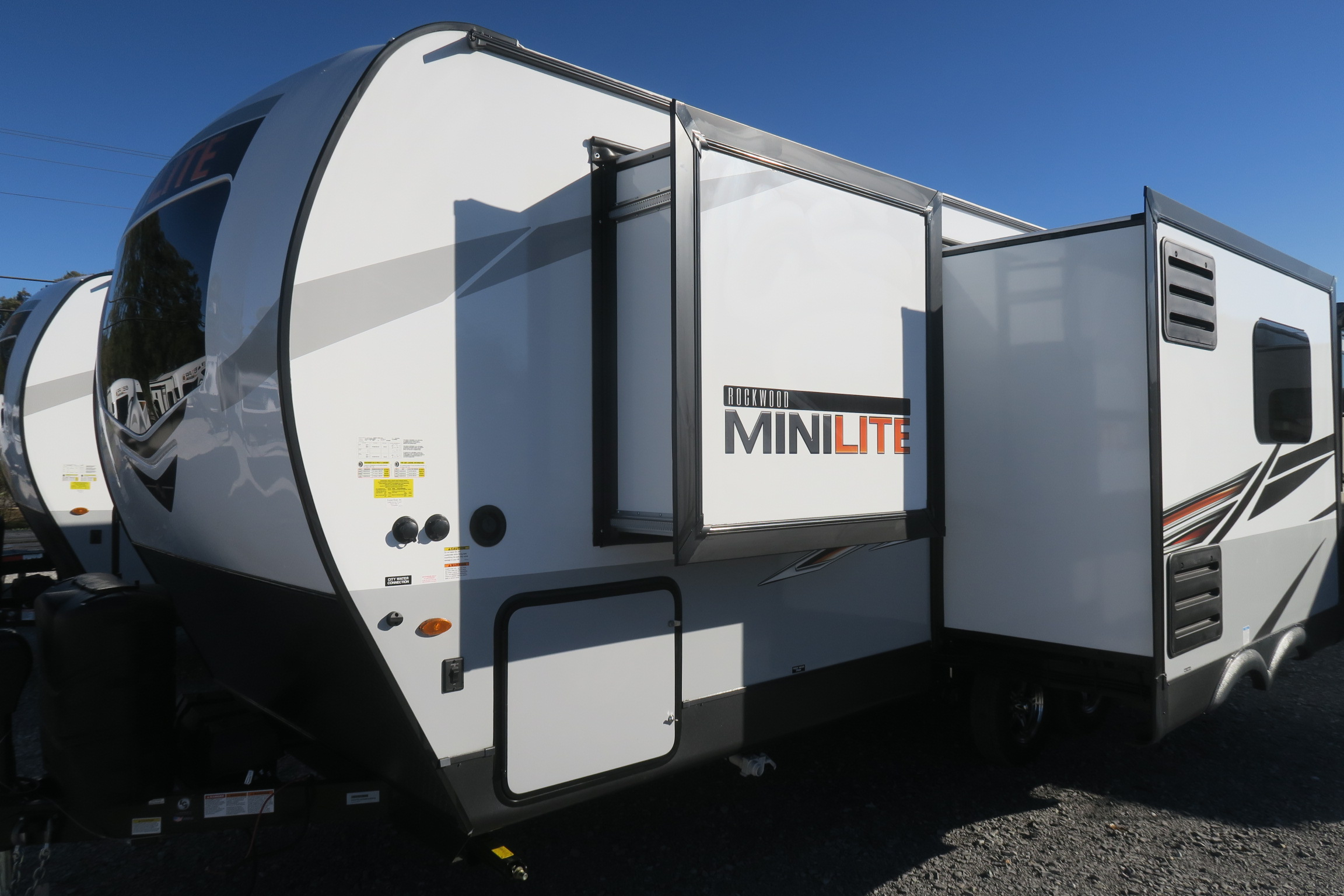 NEW 2021 ROCKWOOD MINI LITE 2511S - Overview | Berryland Campers