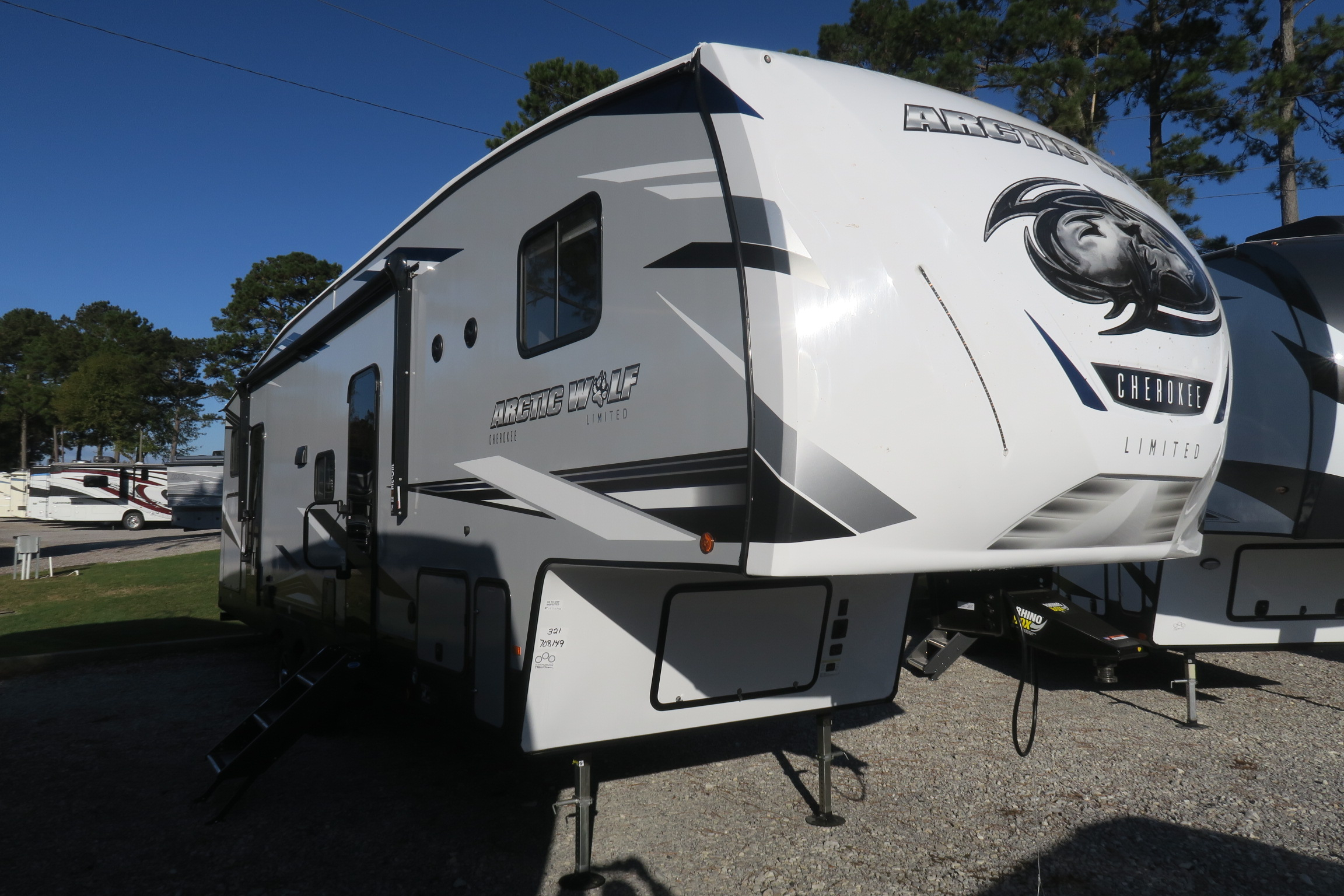 NEW 2021 CHEROKEE ARCTIC WOLF 321BH - Overview | Berryland Campers