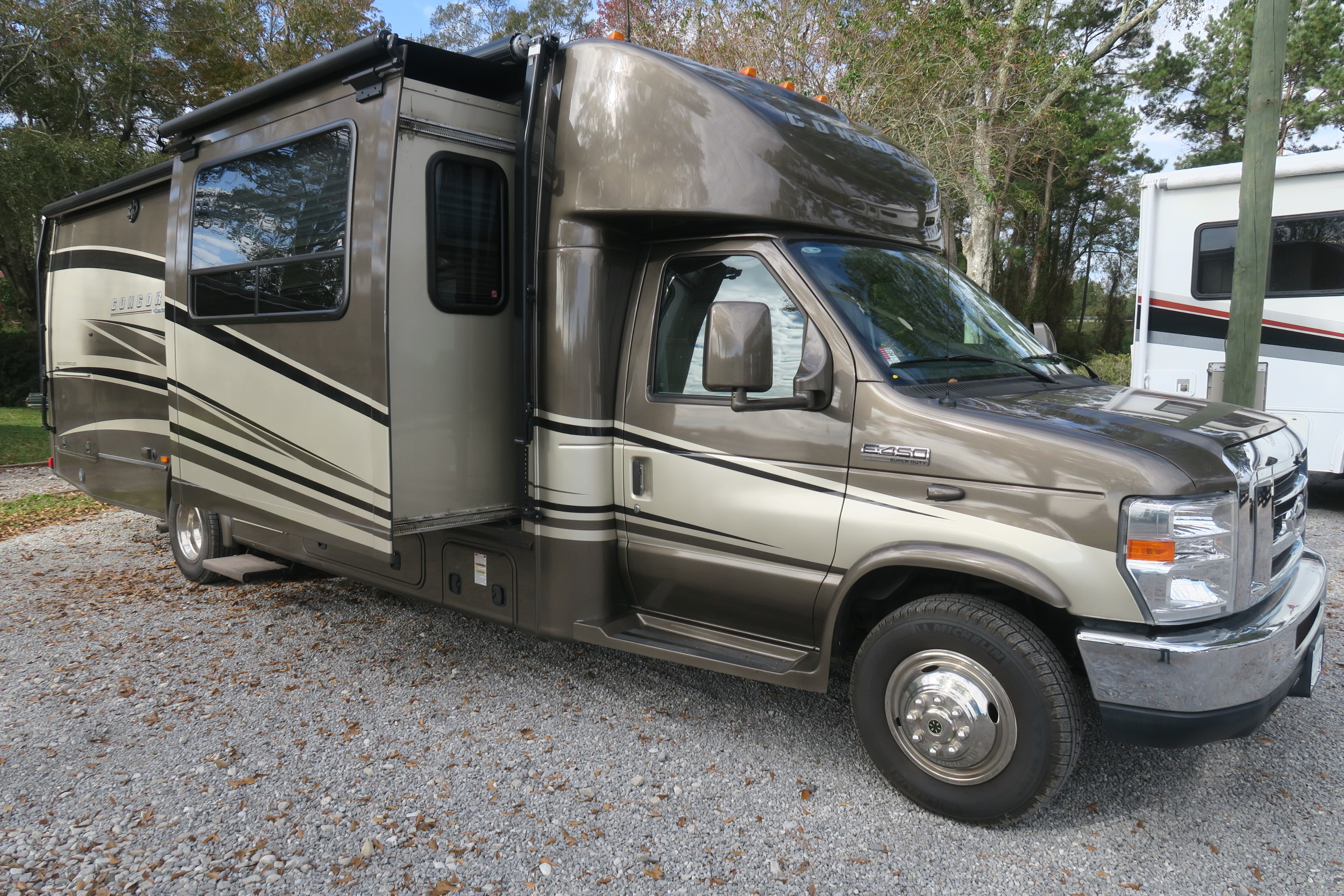 USED 2012 CONCORD 300TS/CON 300TS - Overview | Berryland Campers