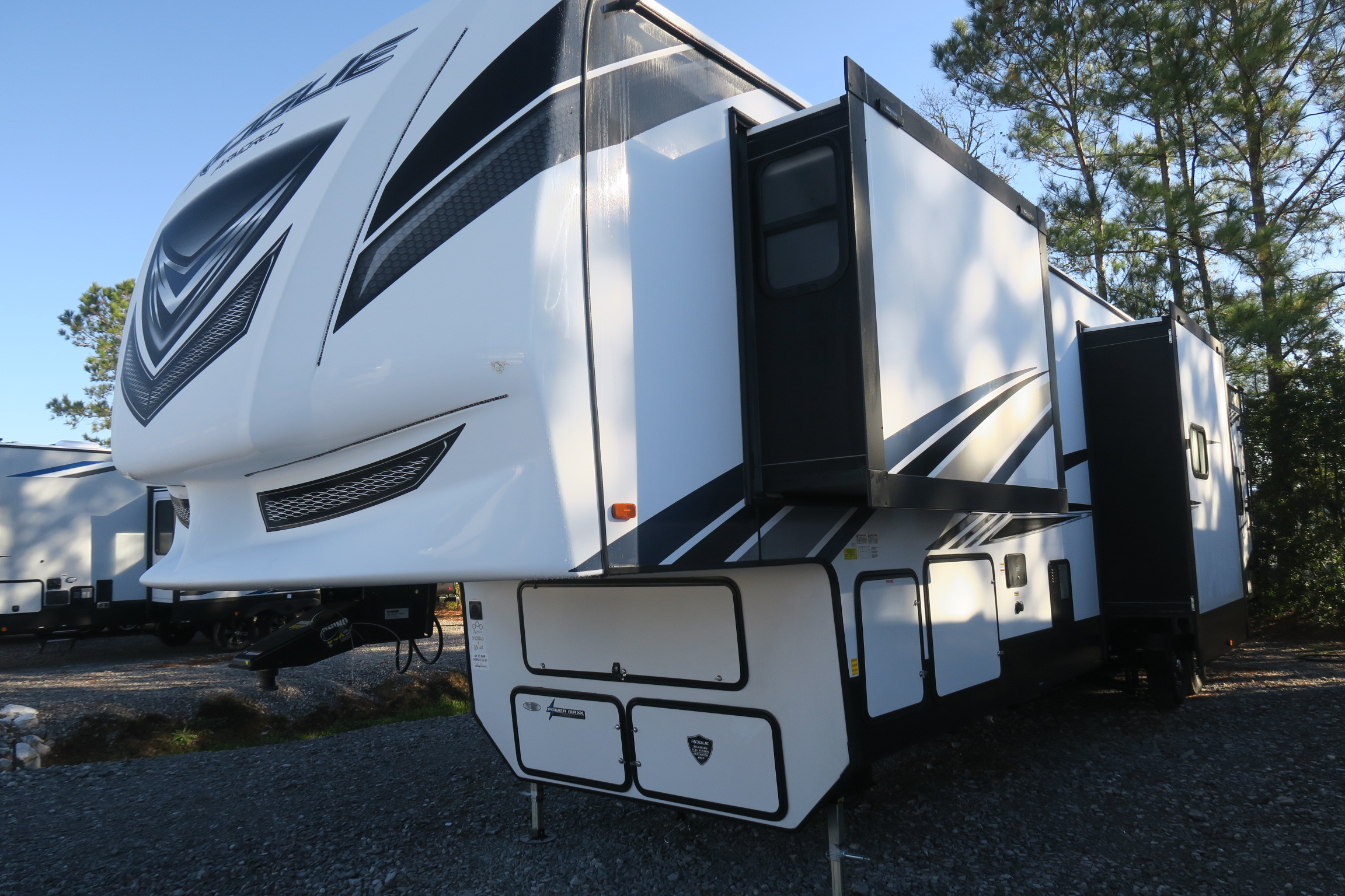 NEW 2021 ROGUE ARMORED 351G - Overview | Berryland Campers