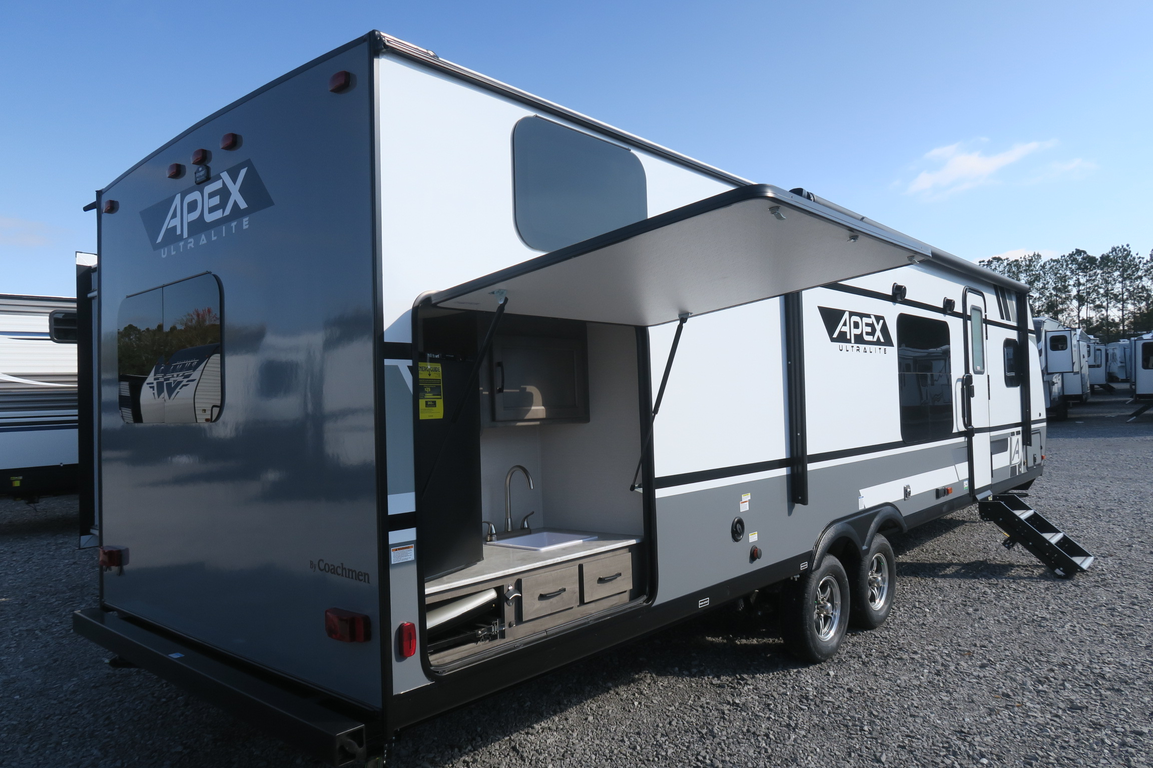 NEW 2021 APEX 300BHS - Overview | Berryland Campers