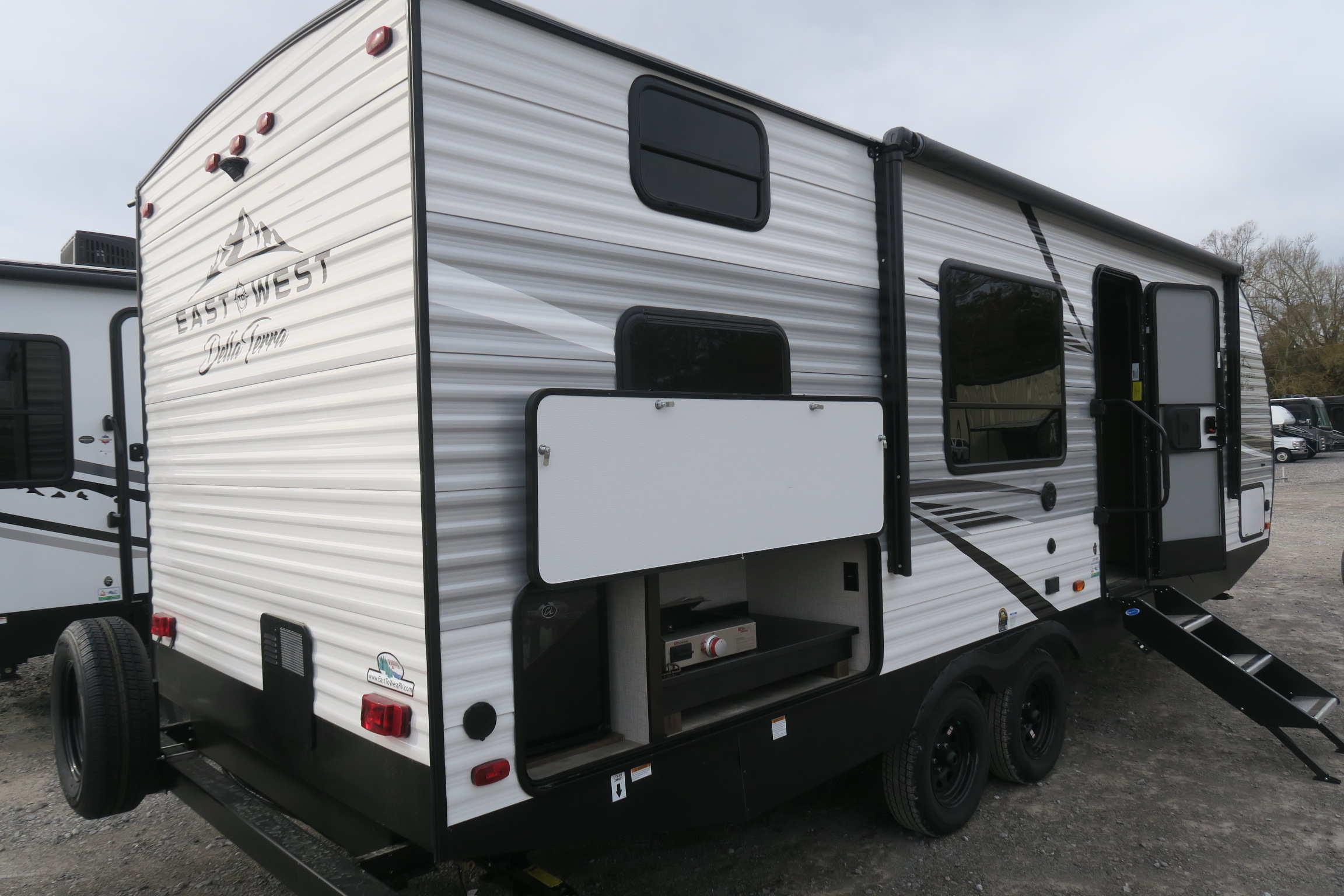 NEW 2021 DELLA TERRA 250BH - Overview | Berryland Campers