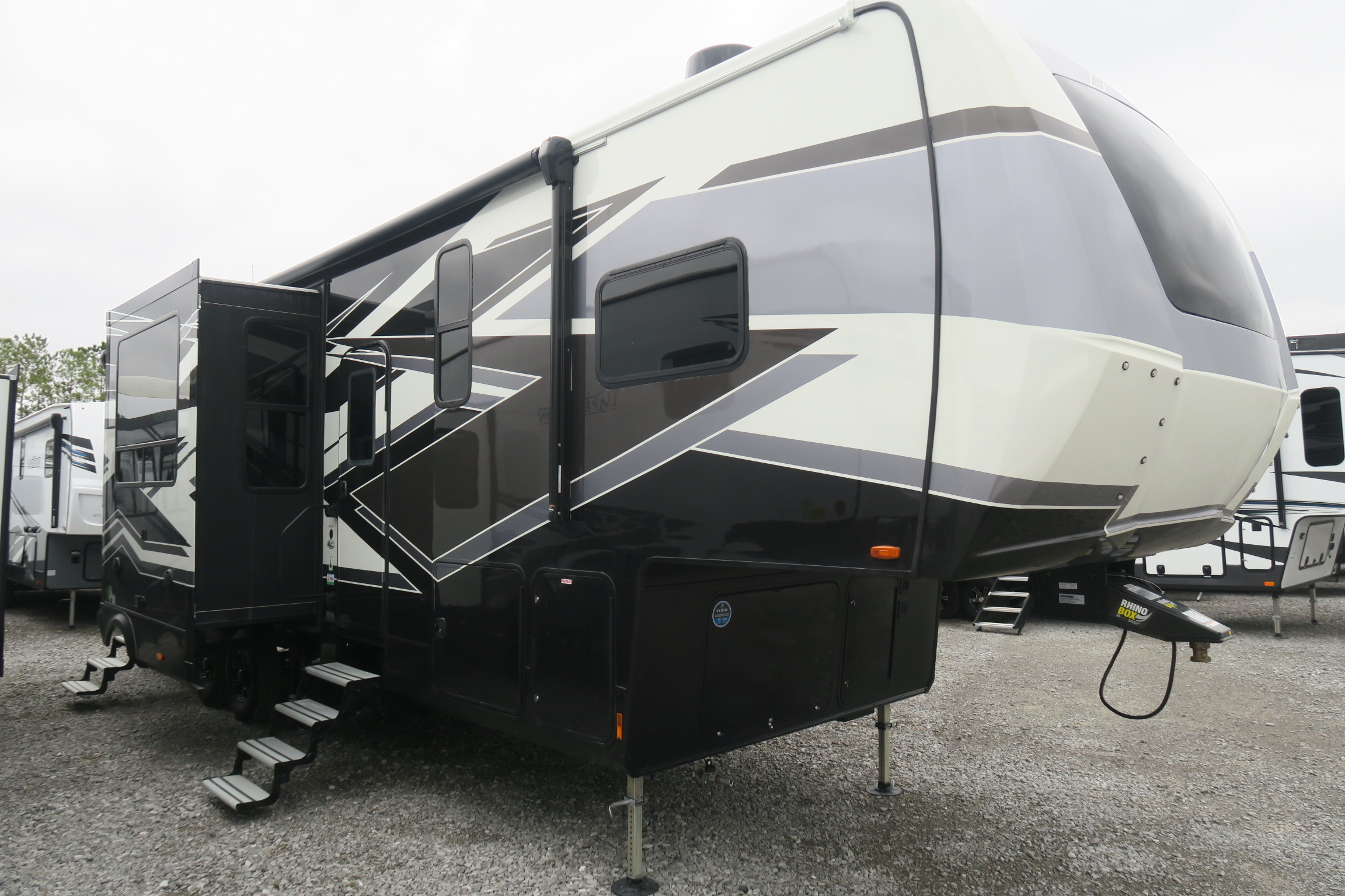 NEW 2021 XLR NITRO 321 - Overview | Berryland Campers