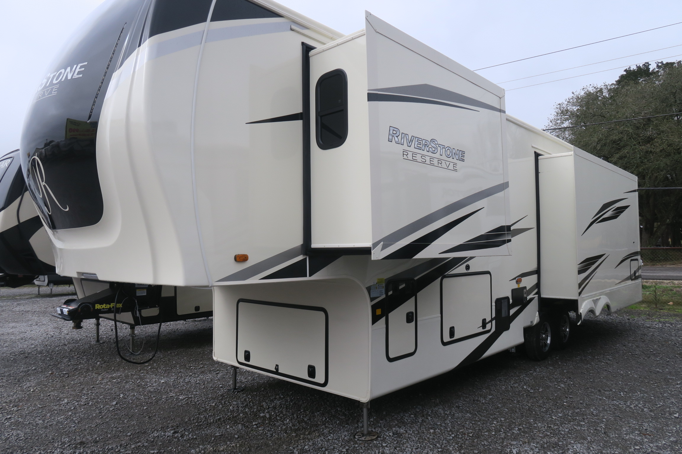 NEW 2021 RIVERSTONE 3670RL - Overview | Berryland Campers