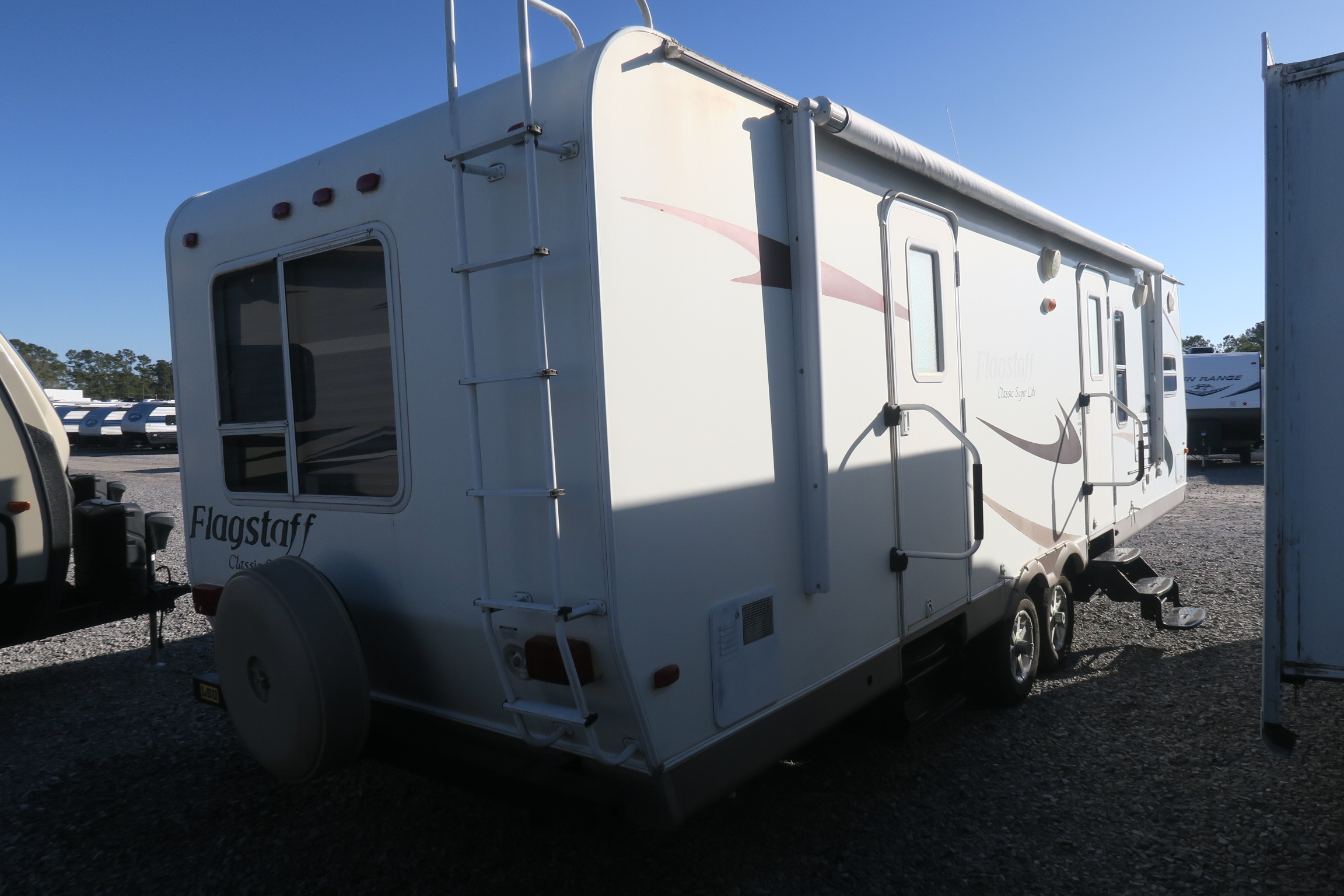 USED 2009 FLAGSTAFF CLASSIC 831FKBSS - Overview | Berryland Campers