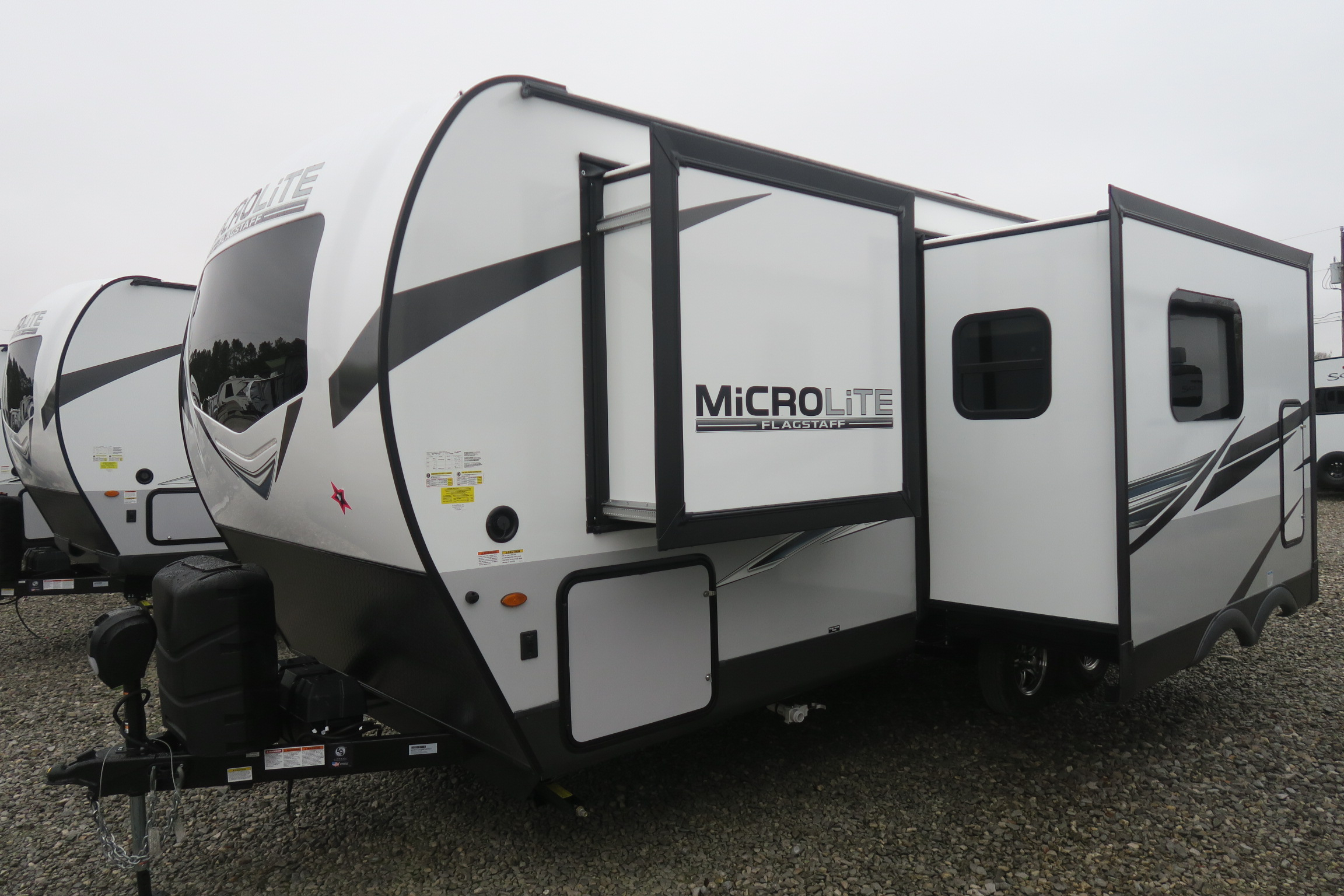 NEW 2021 FLAGSTAFF MICRO LITE 25BSDS - Overview | Berryland Campers