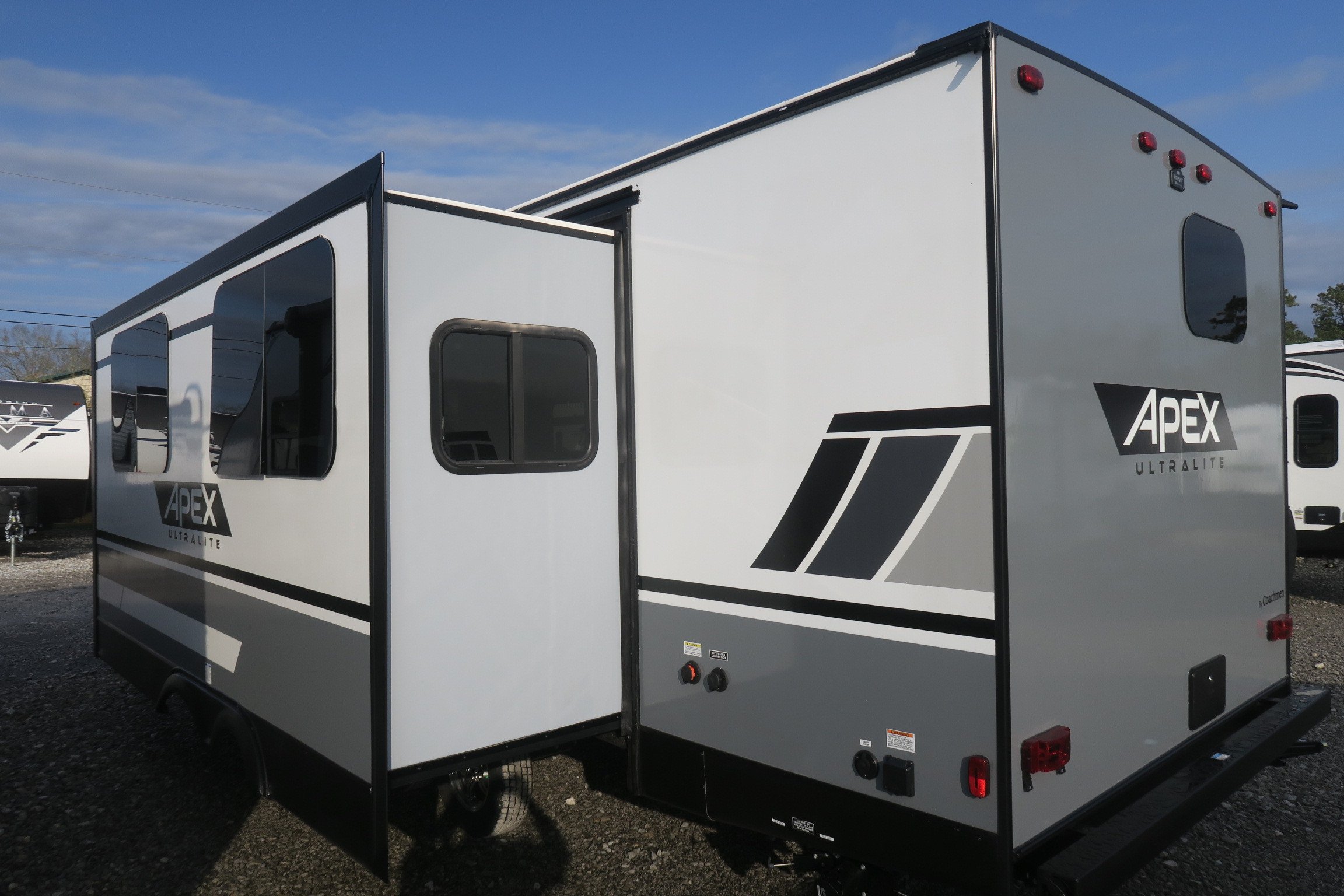 NEW 2021 APEX 265RBSS - Overview | Berryland Campers