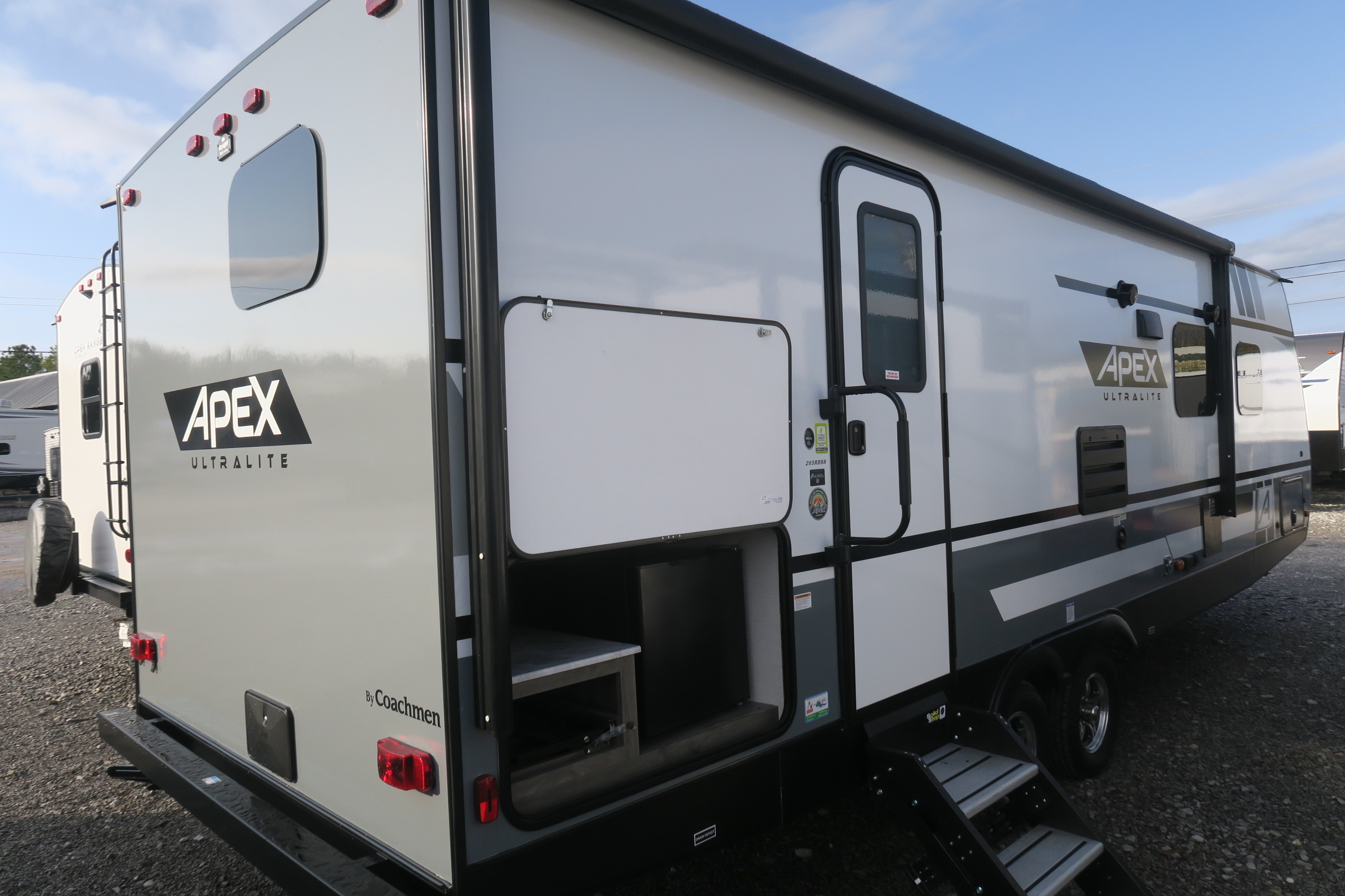 NEW 2021 APEX 265RBSS - Overview | Berryland Campers