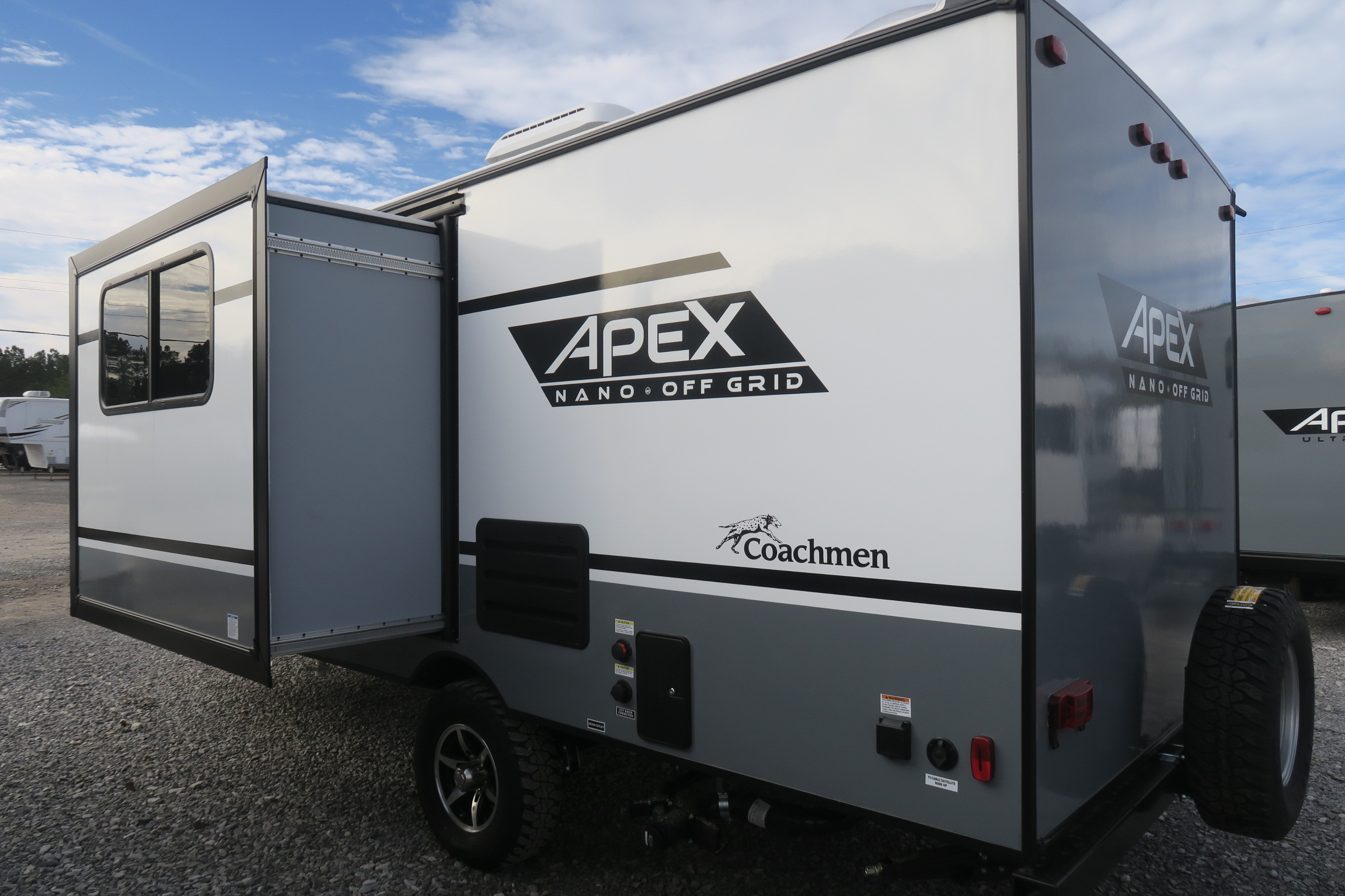 NEW 2021 APEX NANO 194BHS - Overview | Berryland Campers