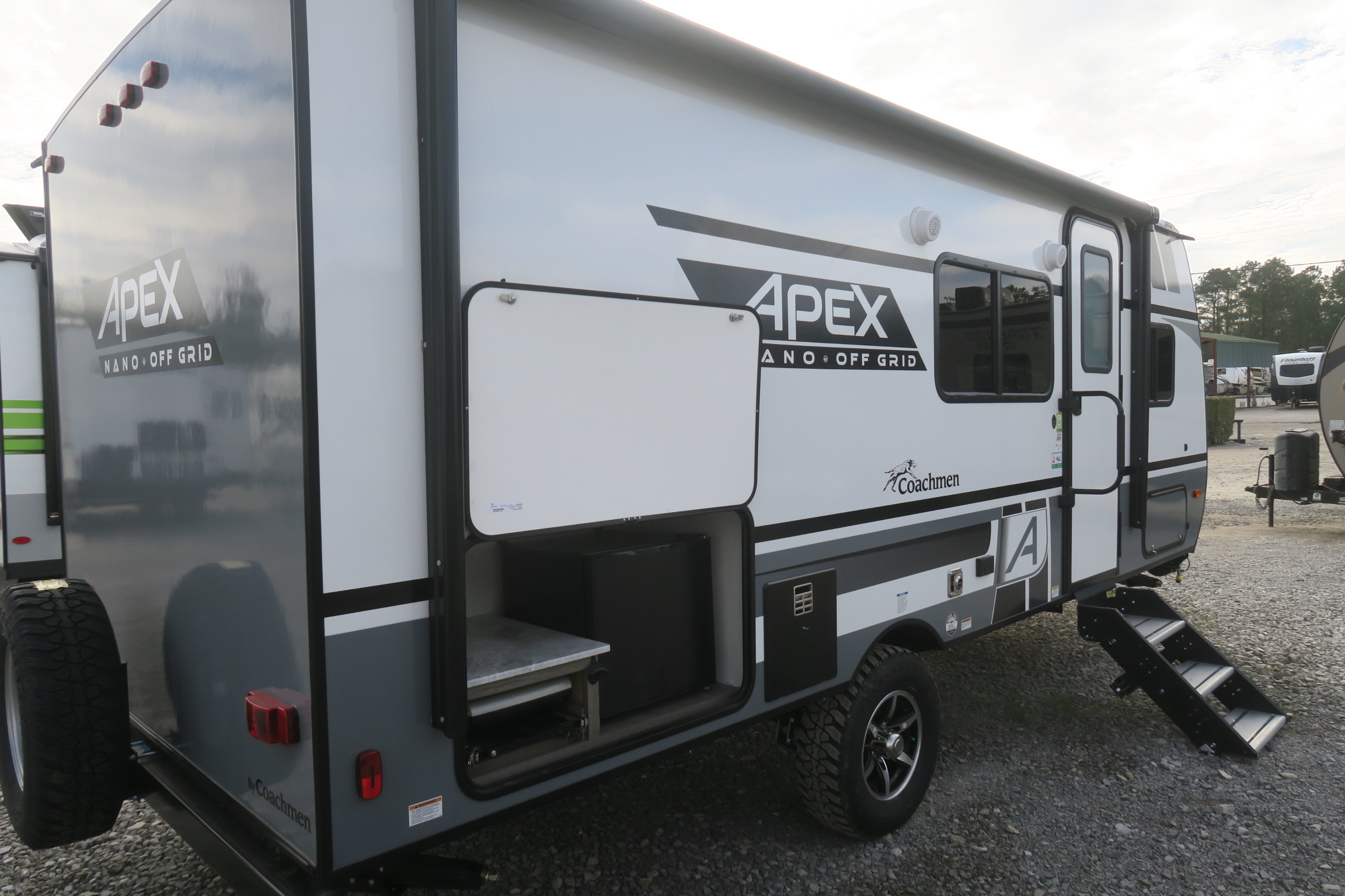 NEW 2021 APEX NANO 194BHS - Overview | Berryland Campers