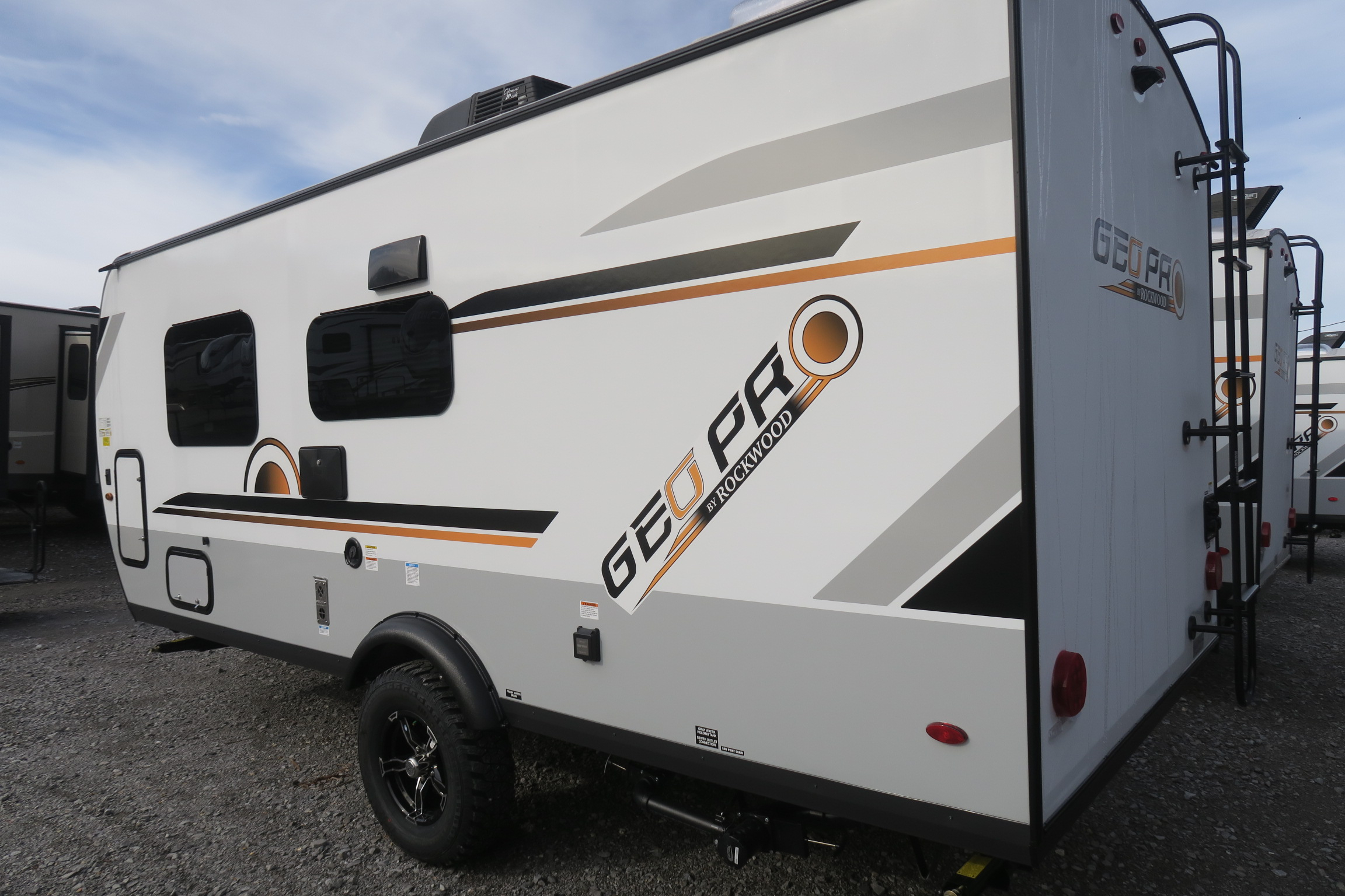 NEW 2021 ROCKWOOD GEO PRO 19FD - Overview | Berryland Campers