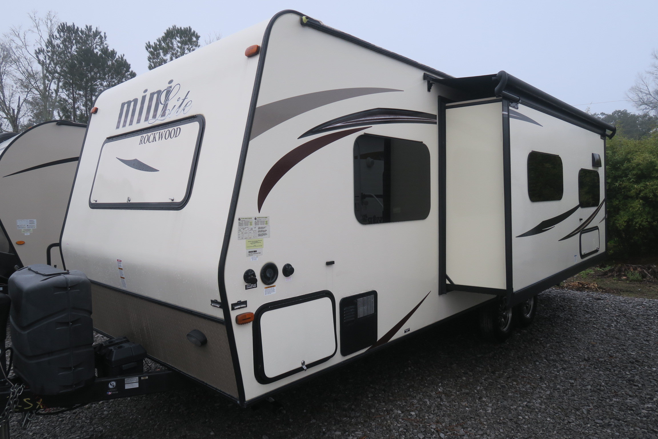 USED 2016 ROCKWOOD MINI LITE 2502KS - Overview | Berryland Campers