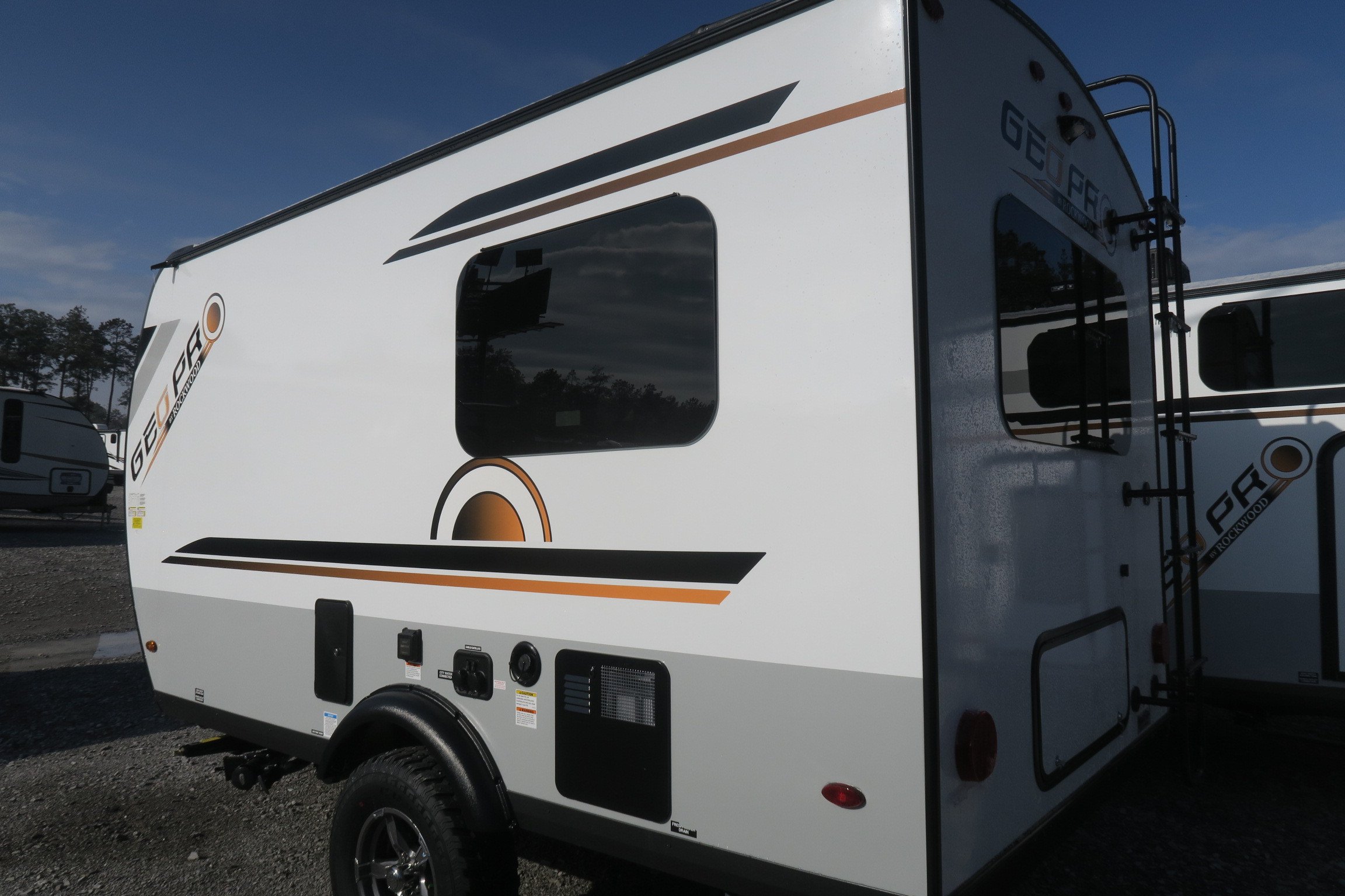 NEW 2021 ROCKWOOD GEO PRO 15TB - Overview | Berryland Campers