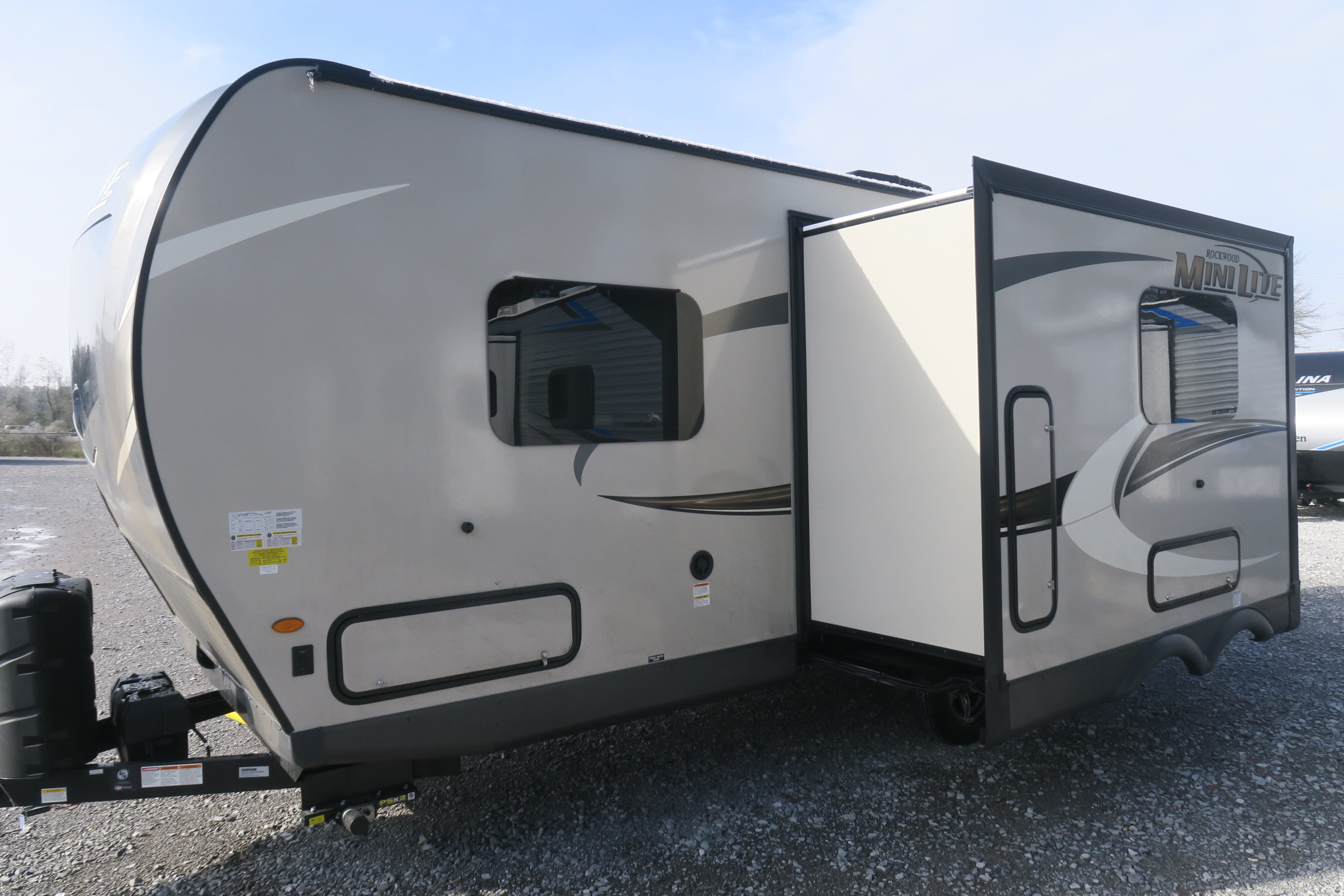 NEW 2021 ROCKWOOD MINI LITE 2204S - Overview | Berryland Campers
