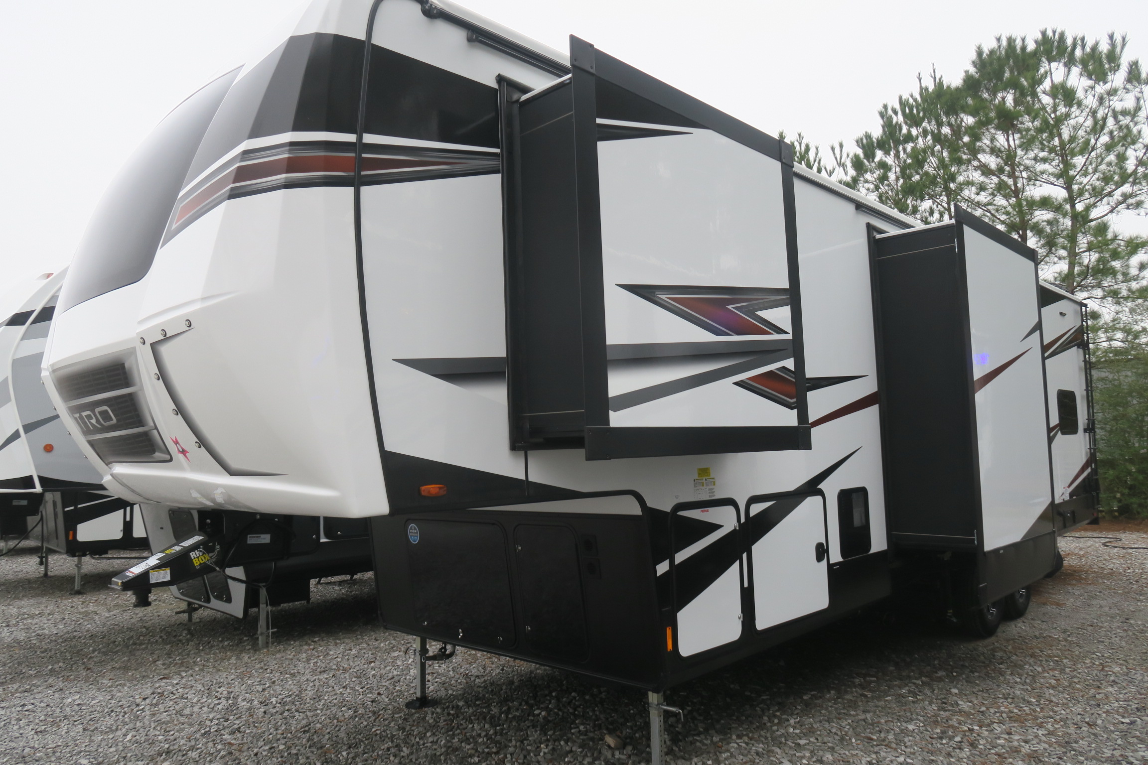 NEW 2021 XLR NITRO 321 - Overview | Berryland Campers