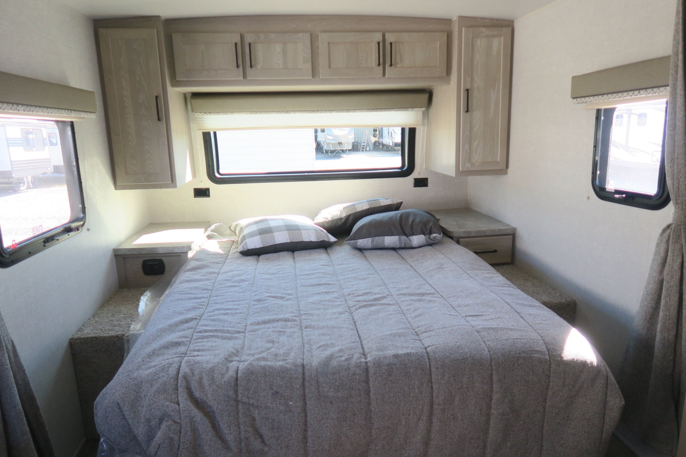 NEW 2021 FLAGSTAFF MICRO LITE 22FBS - Overview | Berryland Campers